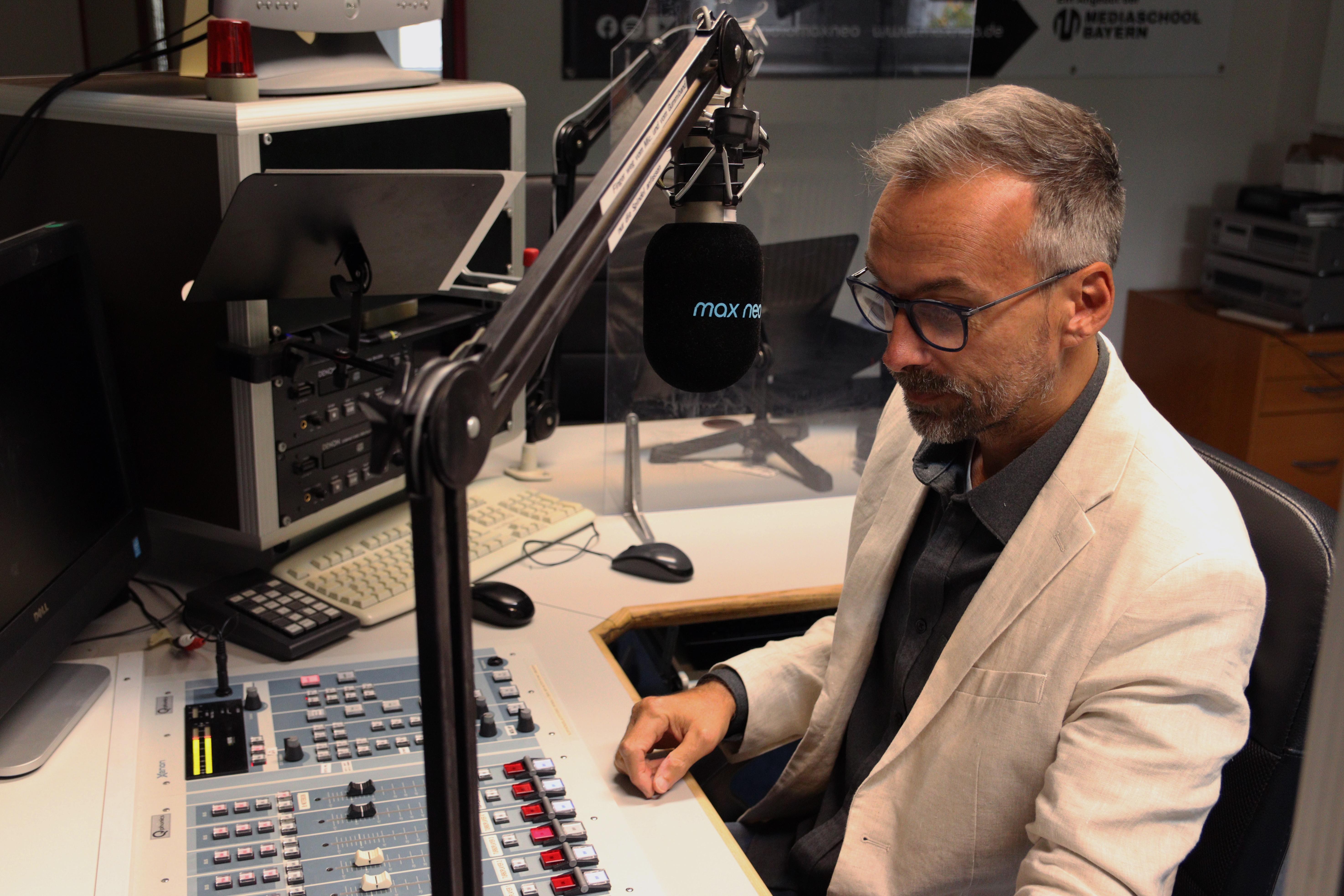 Rock und Metal aus der Region: Nürnberger Radiomoderator ist seit 25 ...