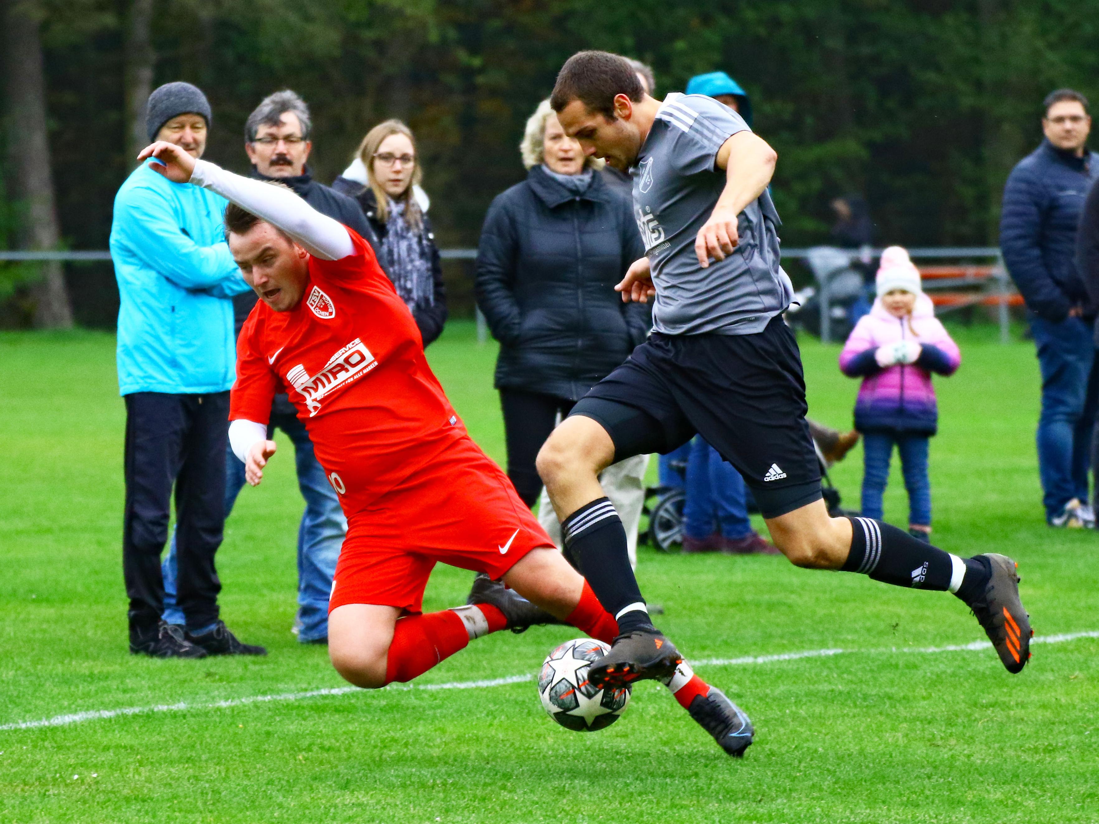Vier Füße, acht Tore: Alexander Haas und Gabriel Lechner lassen es ...