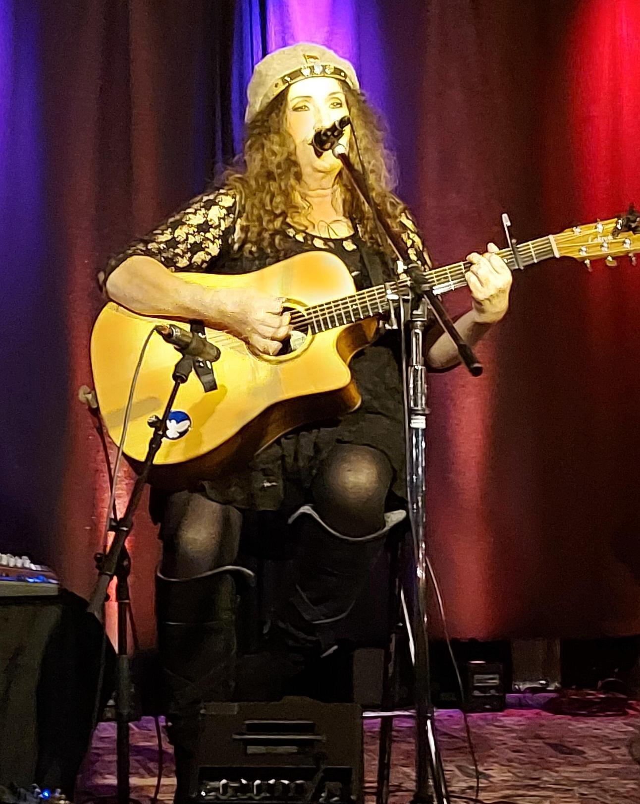 "Carry on!": Anne Haigis begeistert bei ihrem ersten Auftritt in Fürth