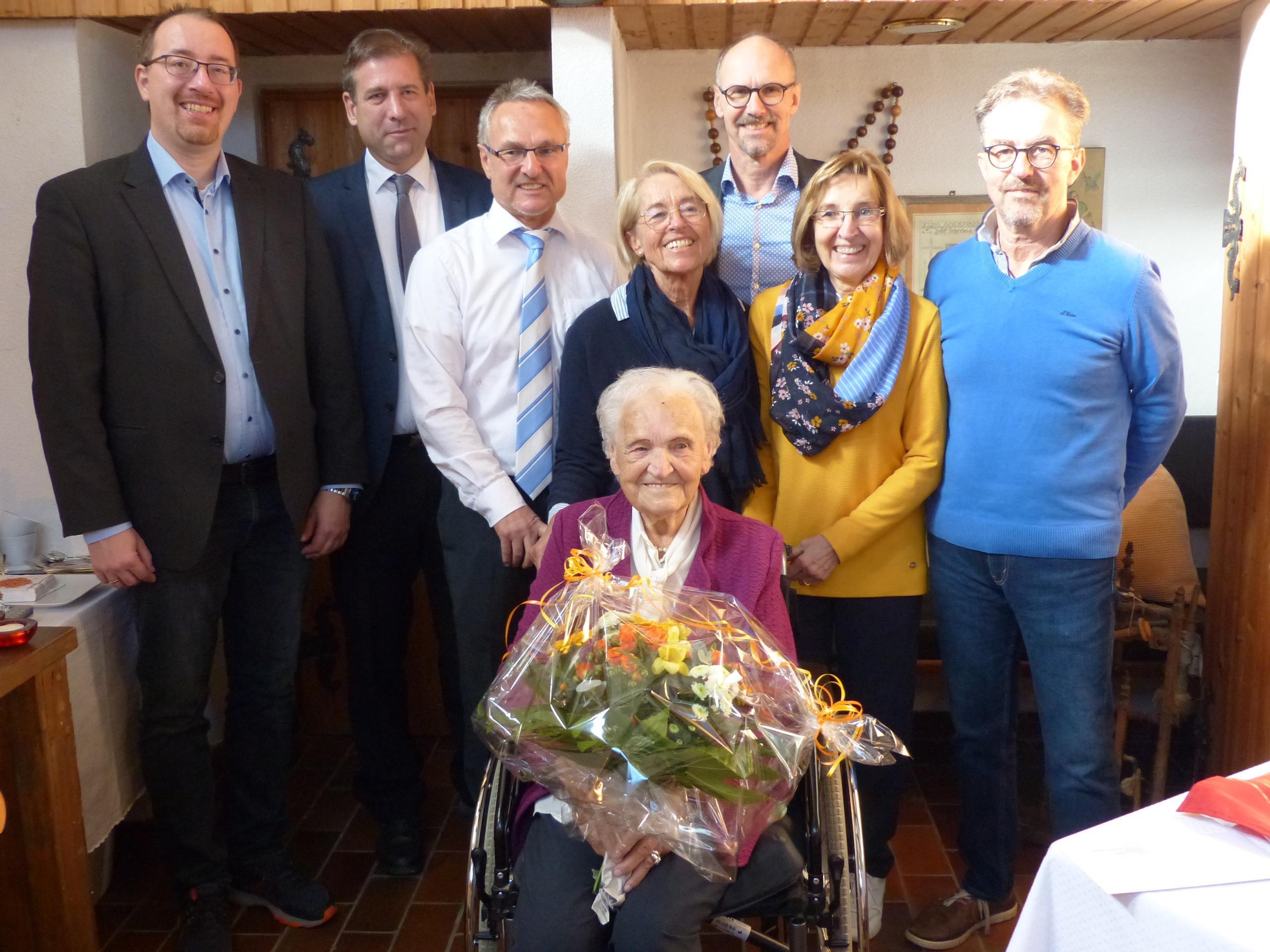 Sie lebt seit 100 Jahren im selben Haus: Die Geschichte von ...