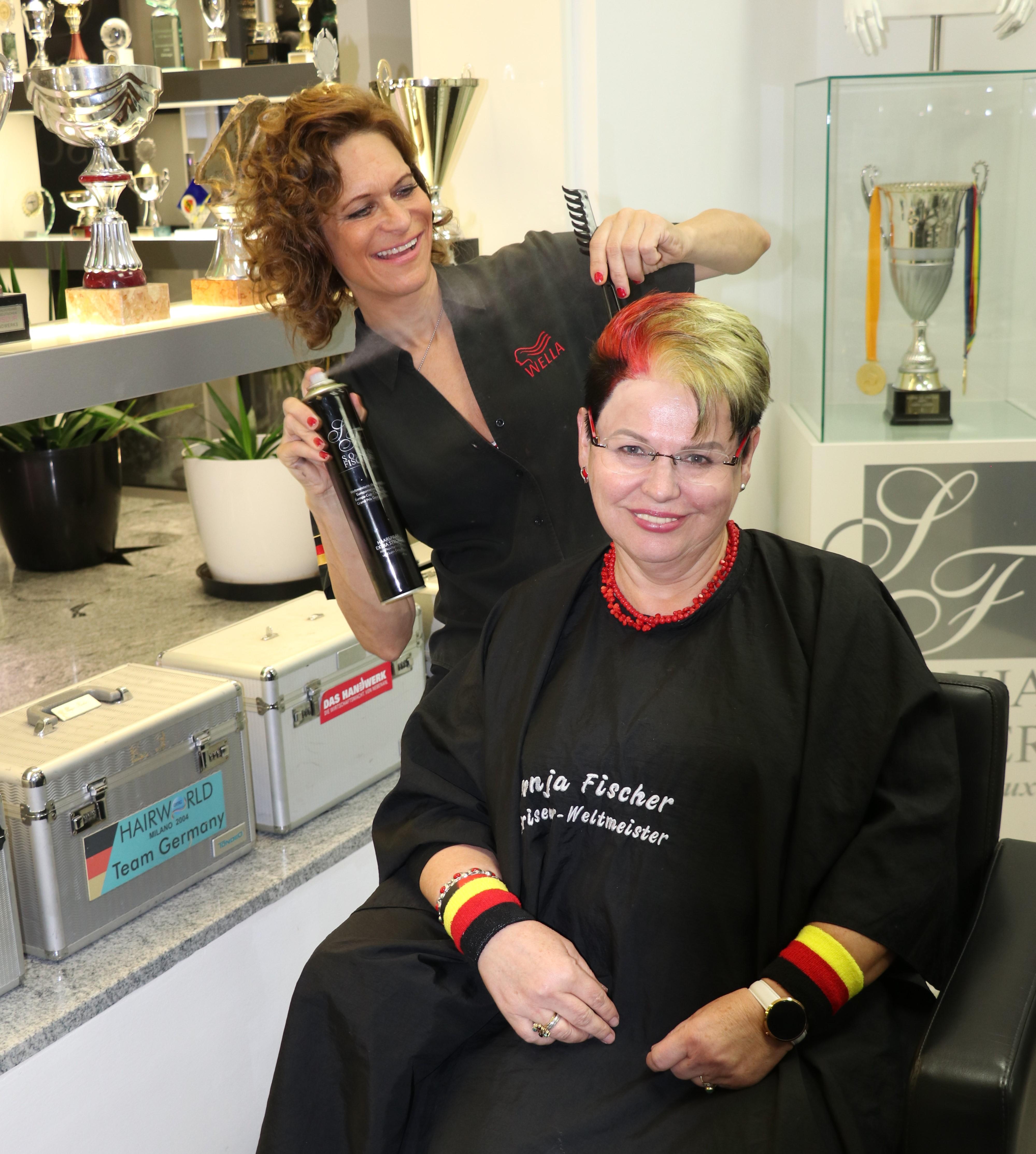 Friseur-Weltmeisterin aus Diepersdorf: So wenig Fußball-WM-Frisuren wie ...