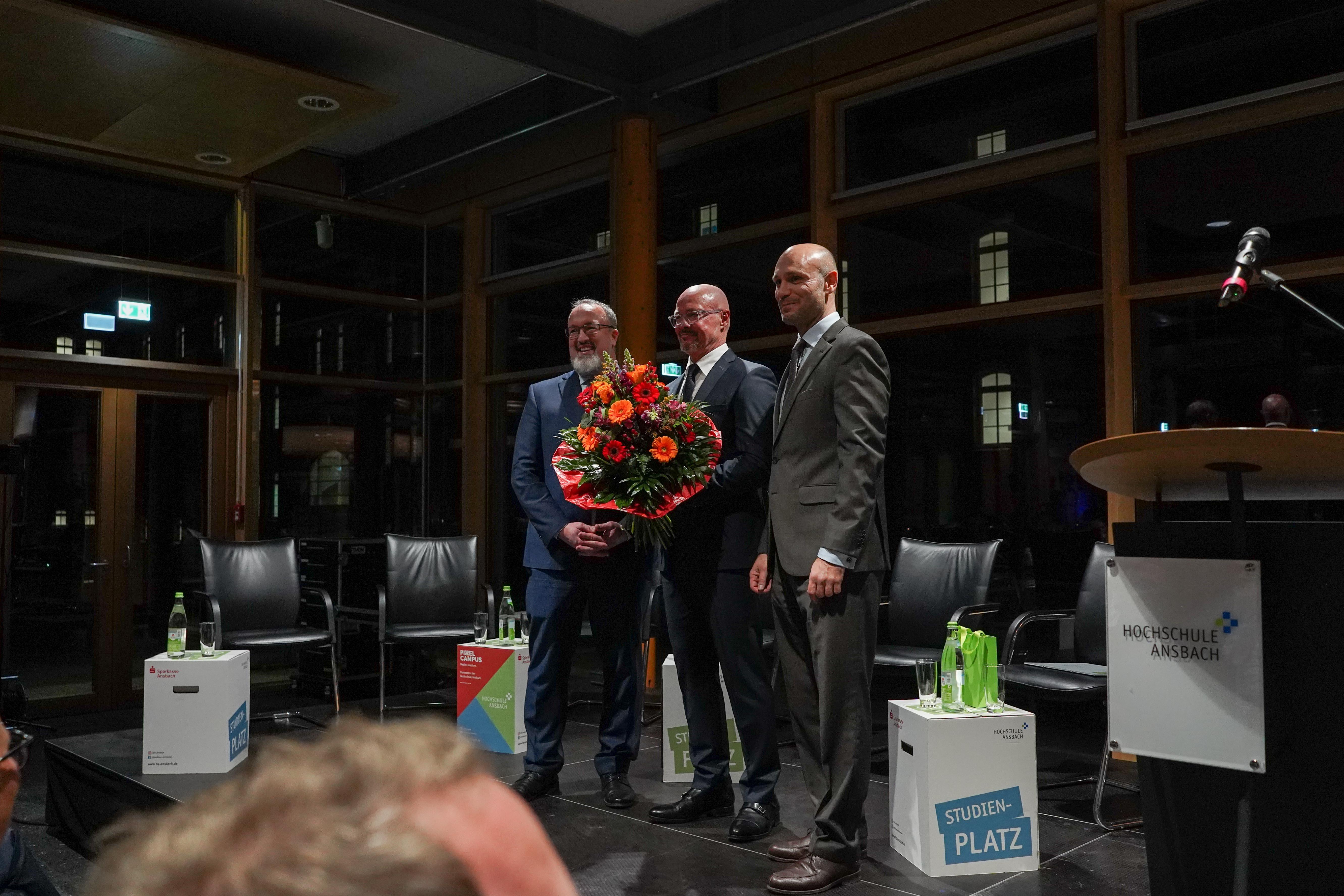 Dr. Matthias Carl erhält Ehrenprofessur der Hochschule Ansbach