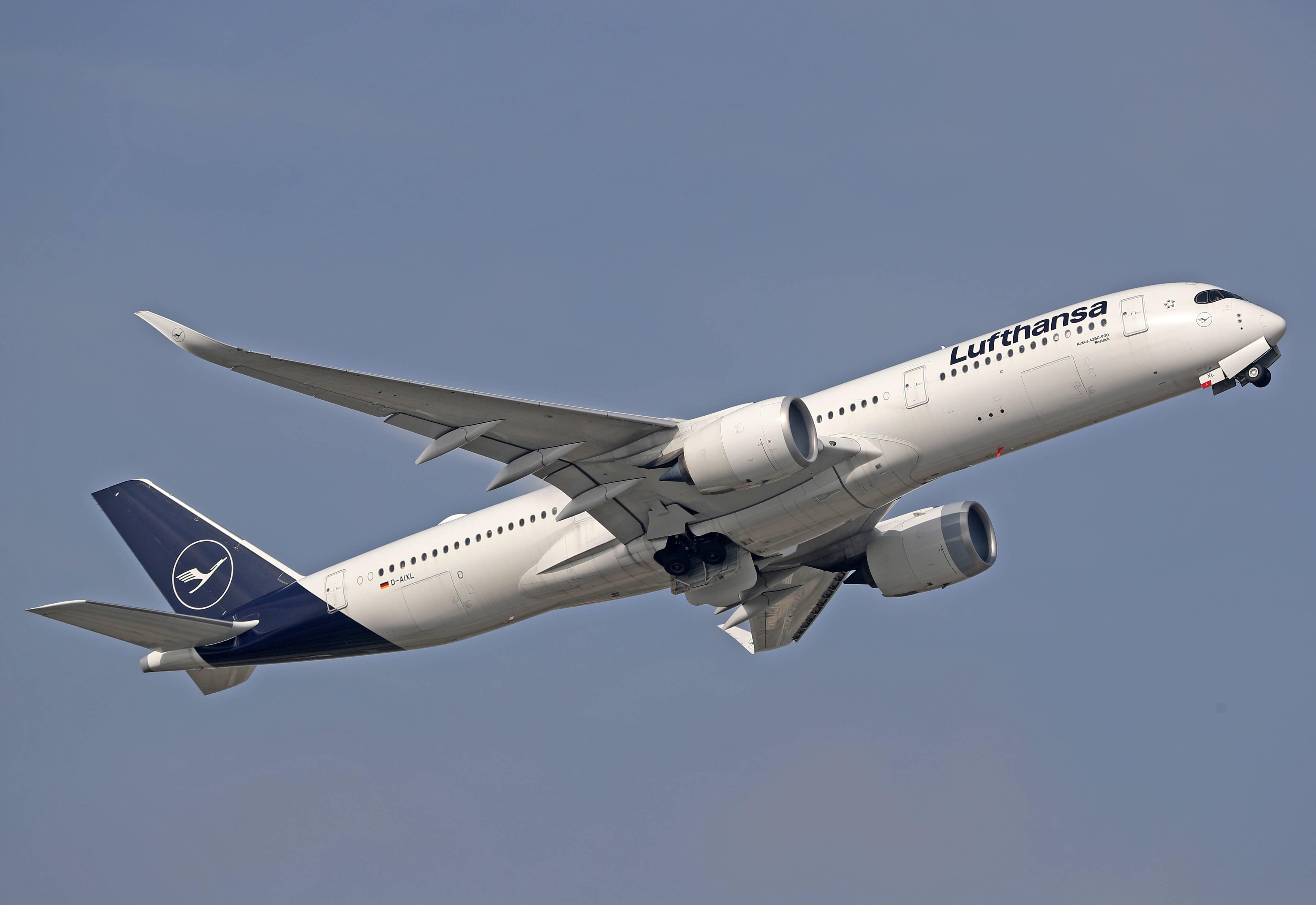 Passagiere sitzen in Angola fest: Lufthansa entlässt Urlauber nach ...