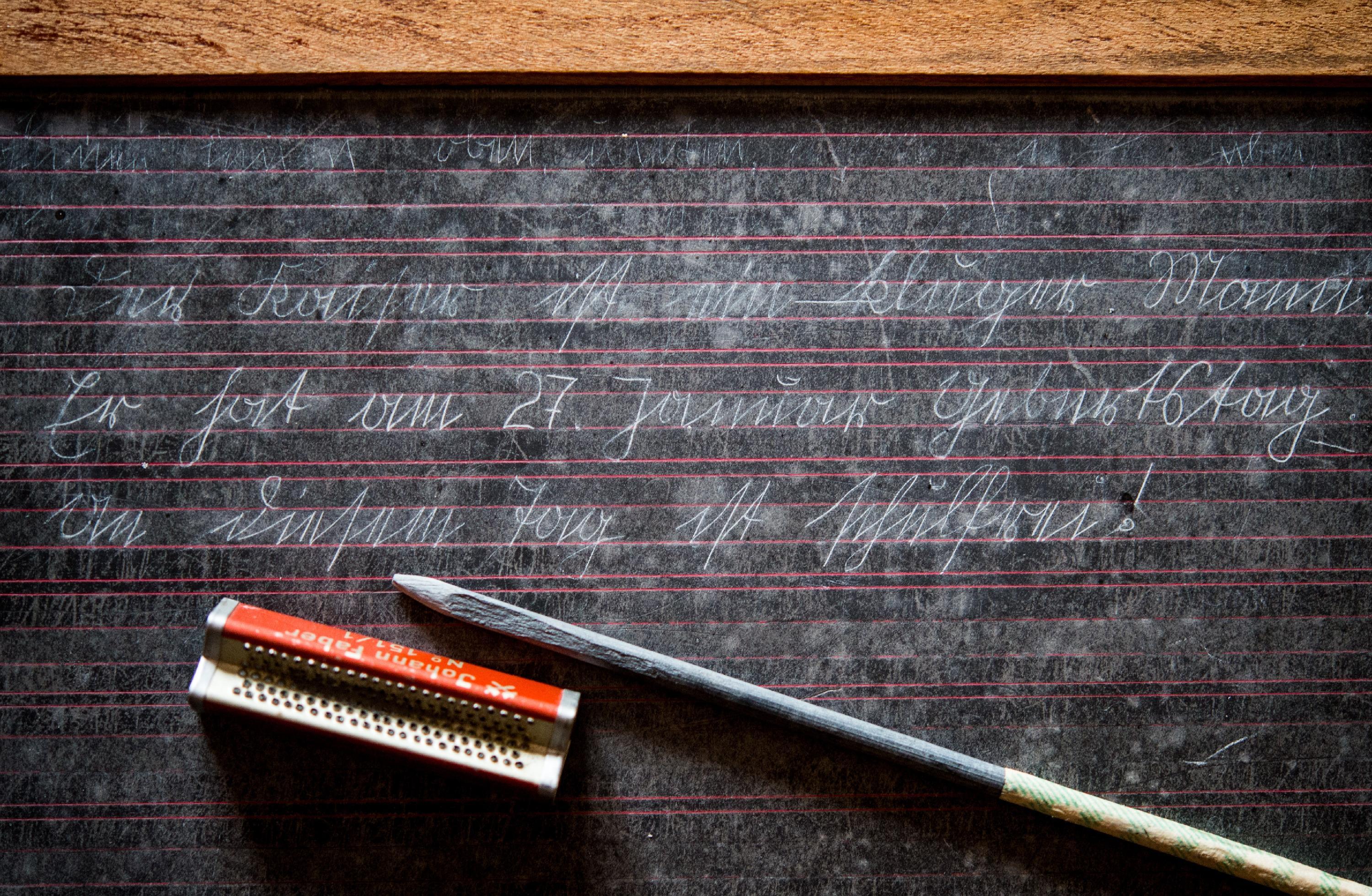 Im Treuchtlinger Museum kann man die alte deutsche Schrift Sütterlin ...