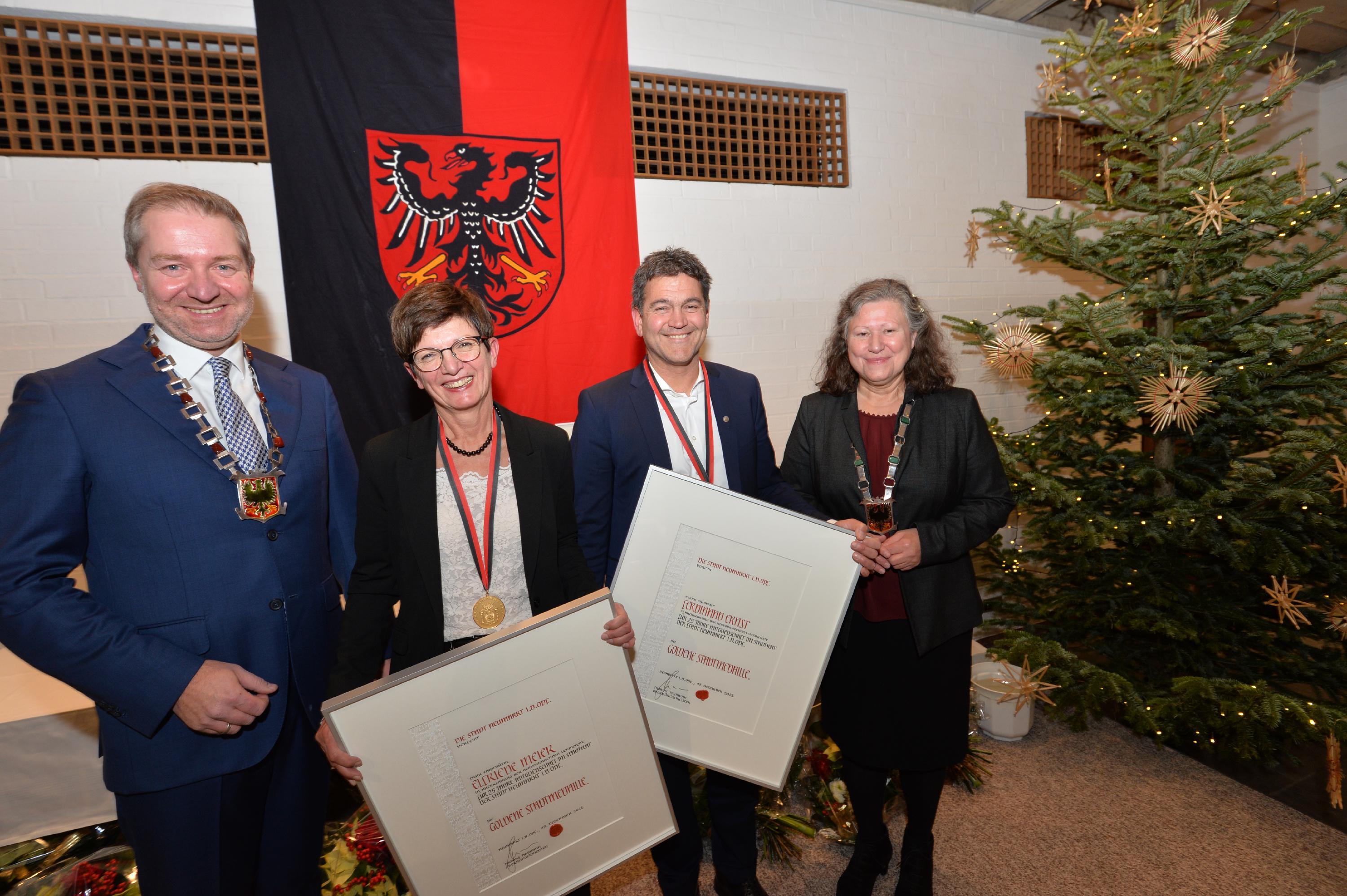 Goldene Stadtmedaille für zwei CSU-Stadträte und einen nie leisen "Flitzer"