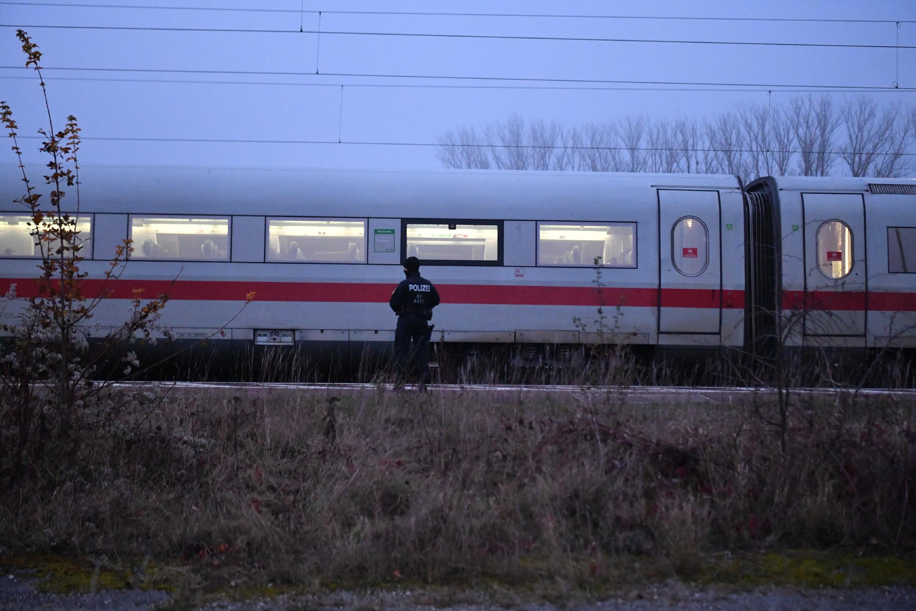 Messerattacke im ICE bei Seubersdorf: Heute fällt das Urteil ...