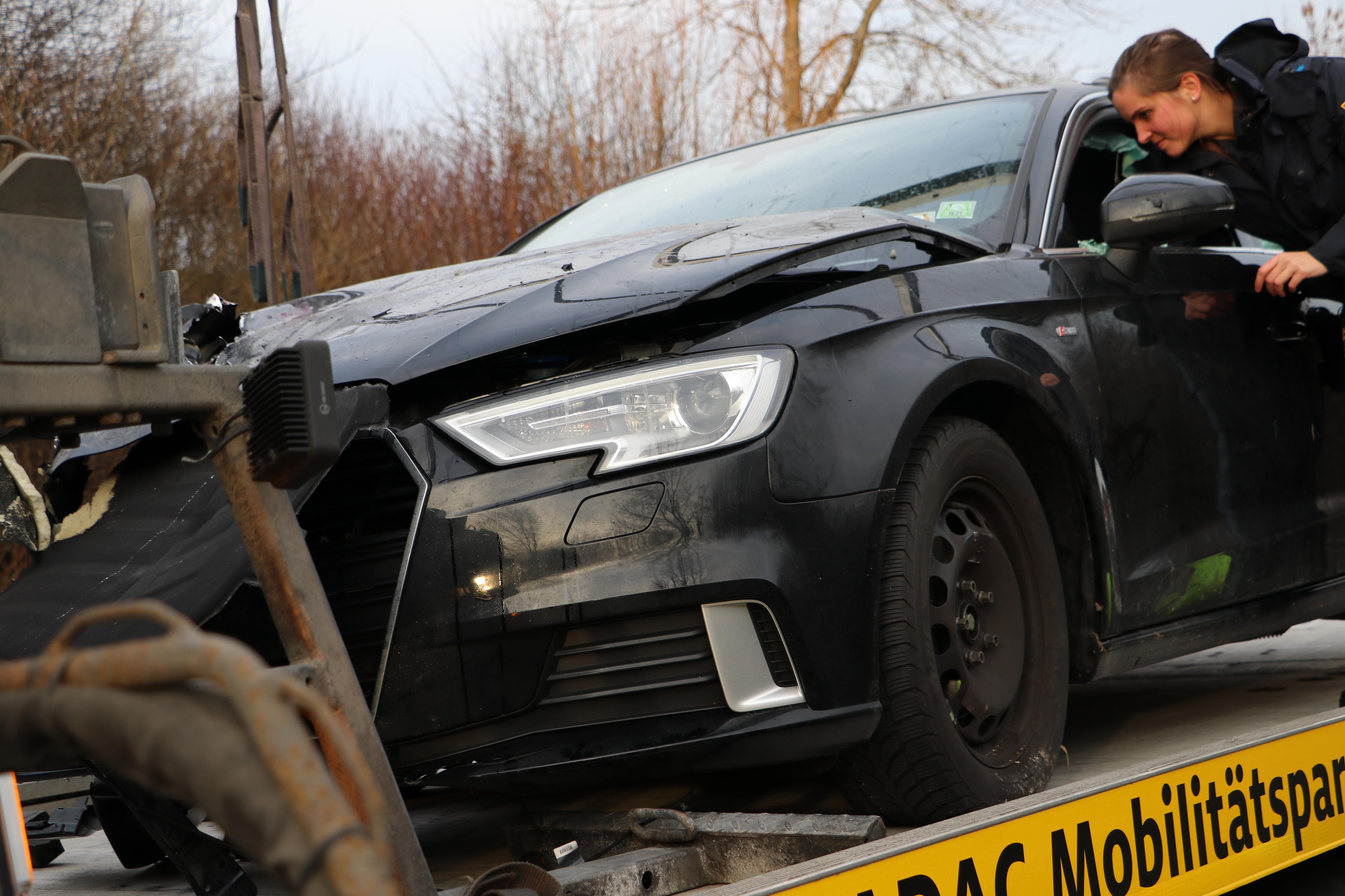 Unfall bei Ansbach: Fahrerin lenkt Audi in Gegenverkehr