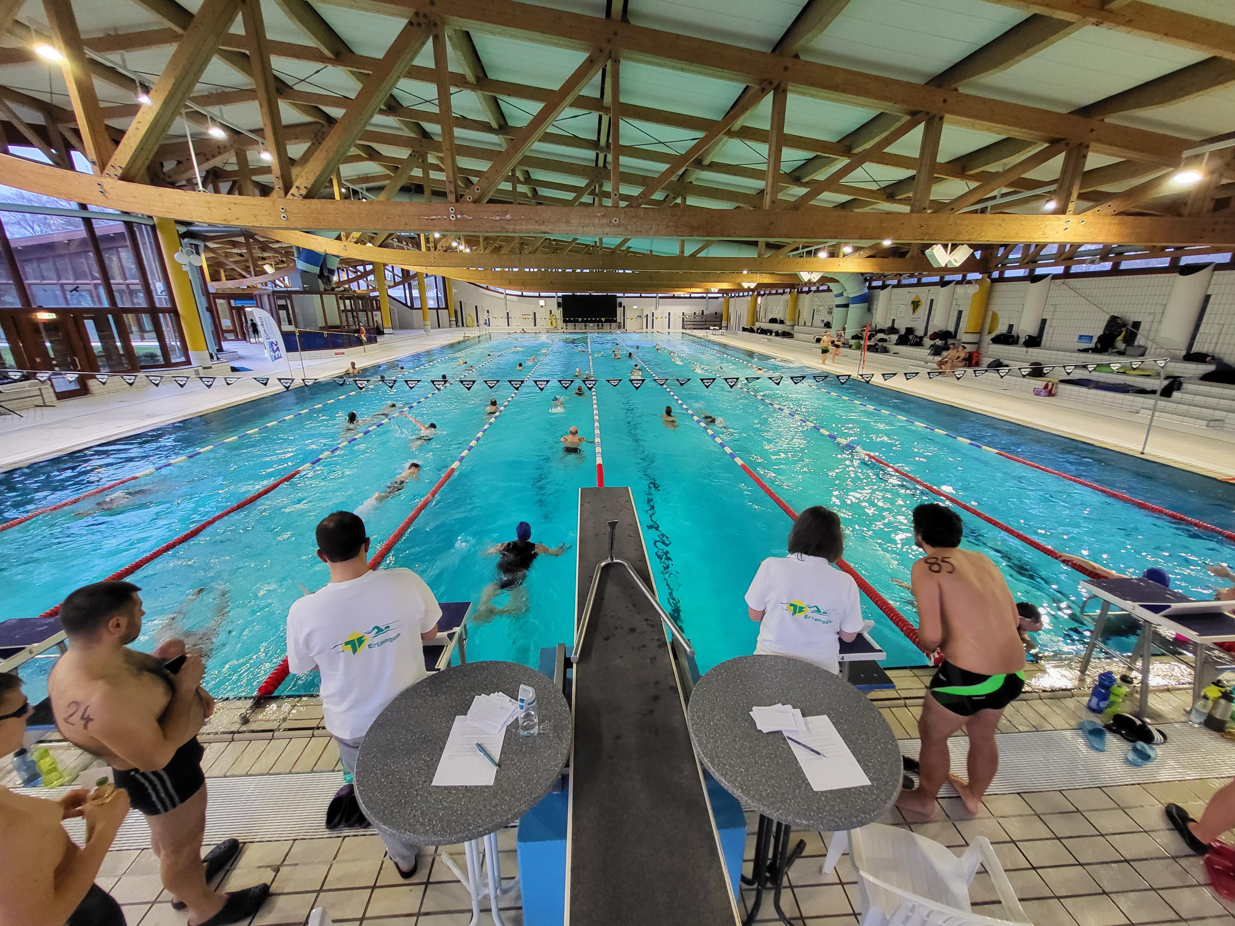 Über 500 Schwimmer beim ersten 24-Stunden-Schwimmen in Erlangen | nn.de