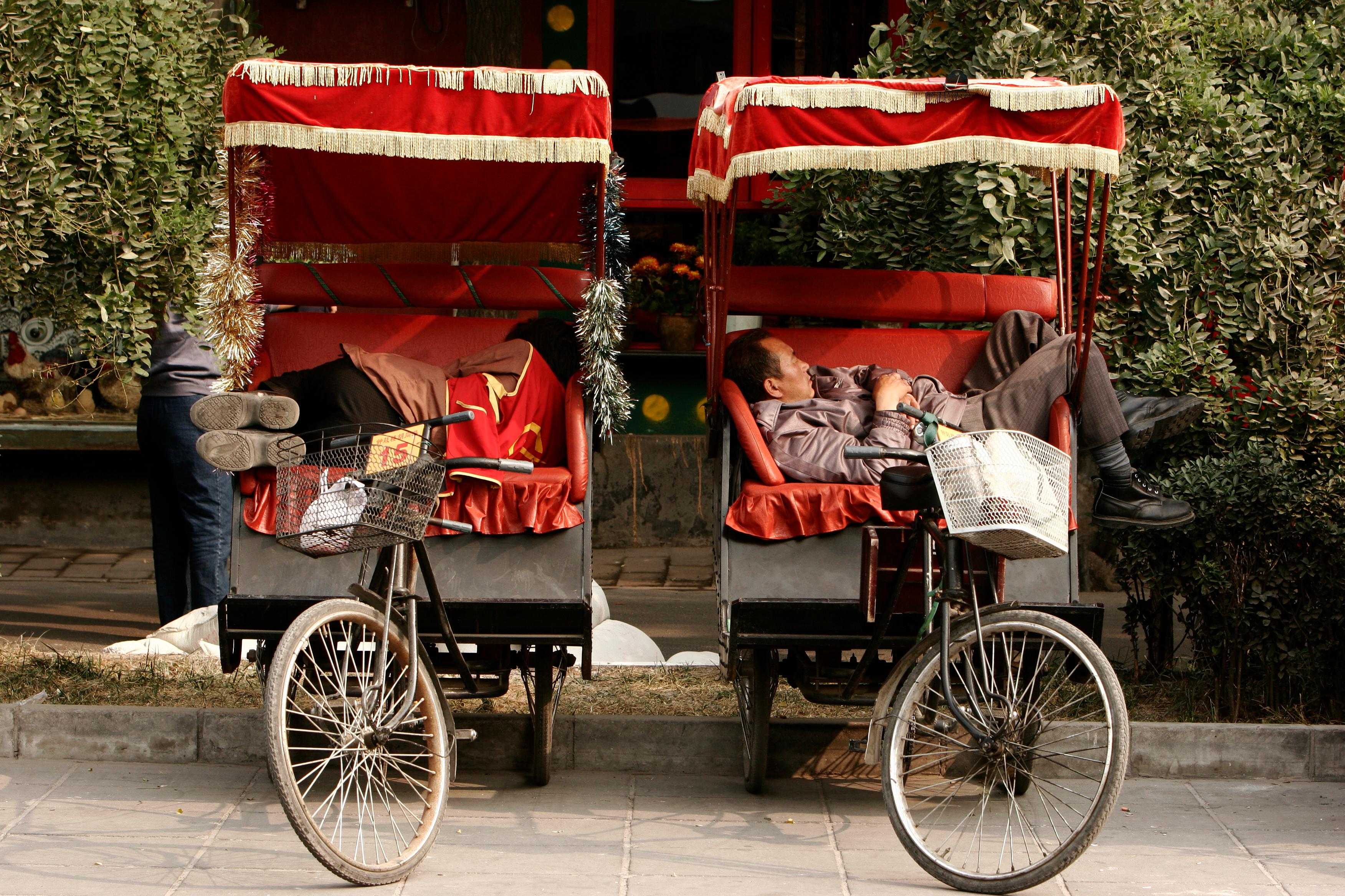 Zwei Verletzte bei einem Unfall mit einer Rikscha in Erlangen