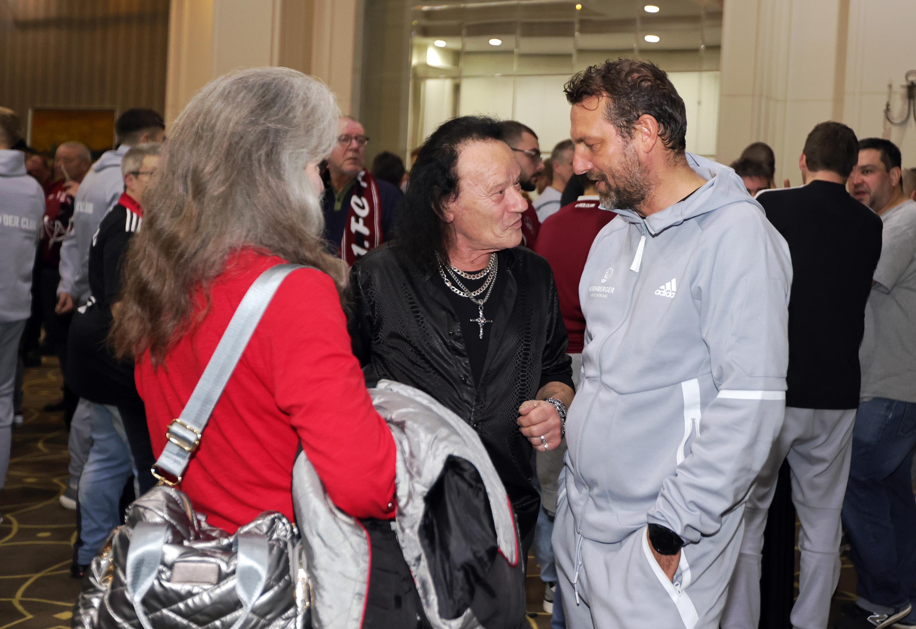 Club-Urlaub mit dem Club: Warum 100 Fans ihren Urlaub mit dem 1. FCN in ...