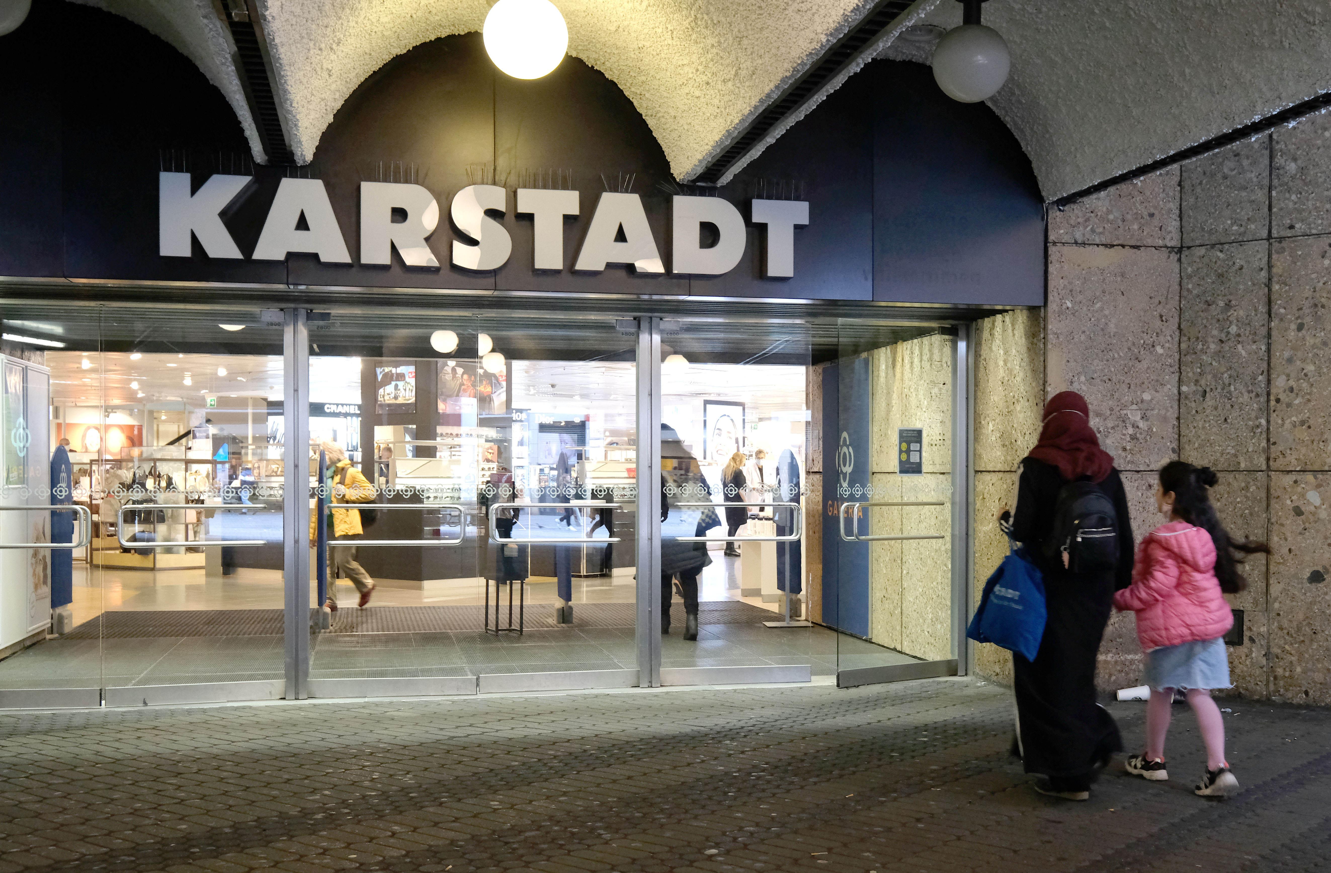Es kann richtig bitter enden: Nürnberger Filialen von Galeria Karstadt ...