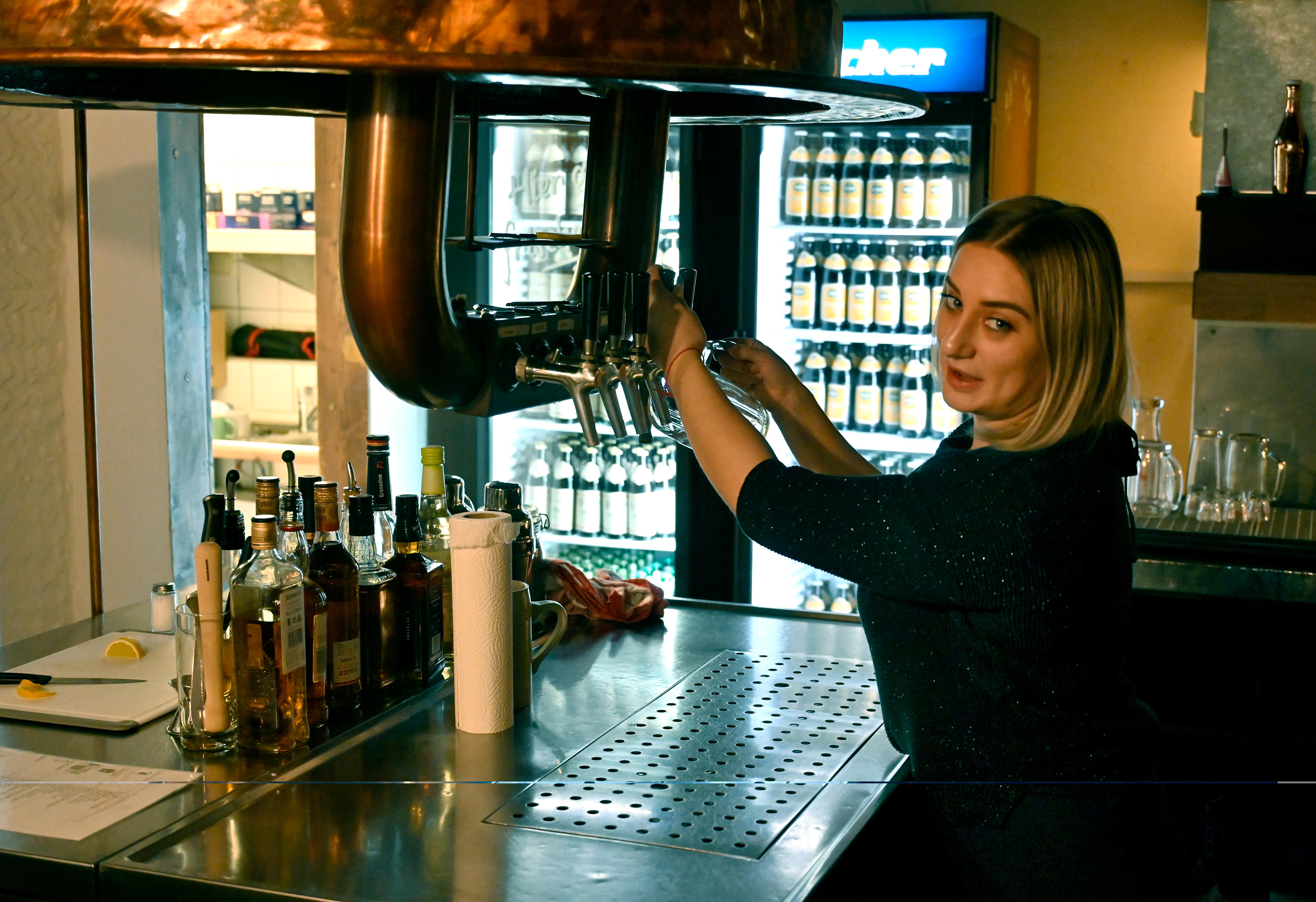 So sieht die Erlanger Kult-Kneipe "Spruz" nach der Neueröffnung im ...