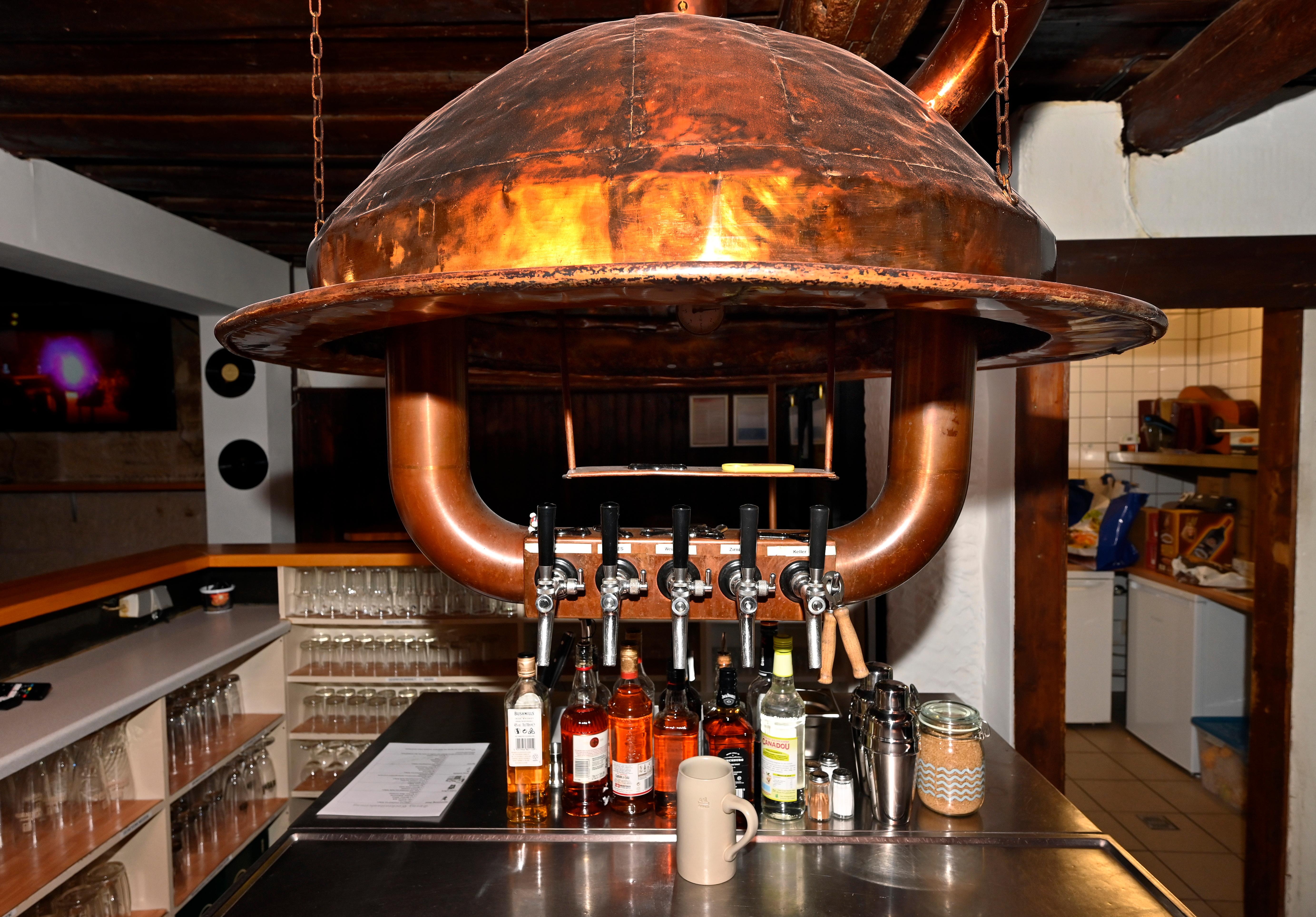 So sieht die Erlanger Kult-Kneipe "Spruz" nach der Neueröffnung im ...