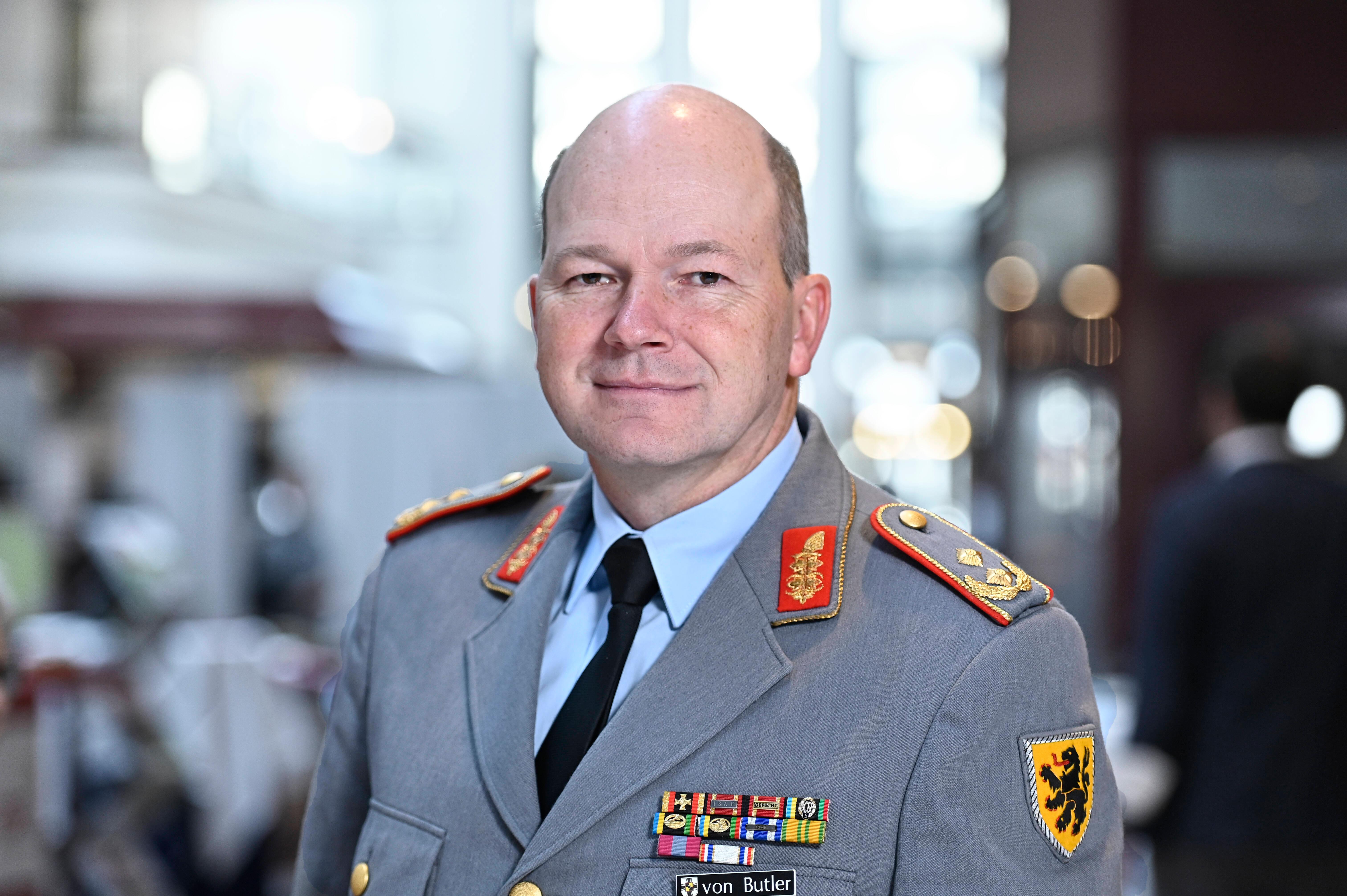 Ruprecht von Butler ist Generalmajor - und Christ: "Frieden ohne Waffen ...