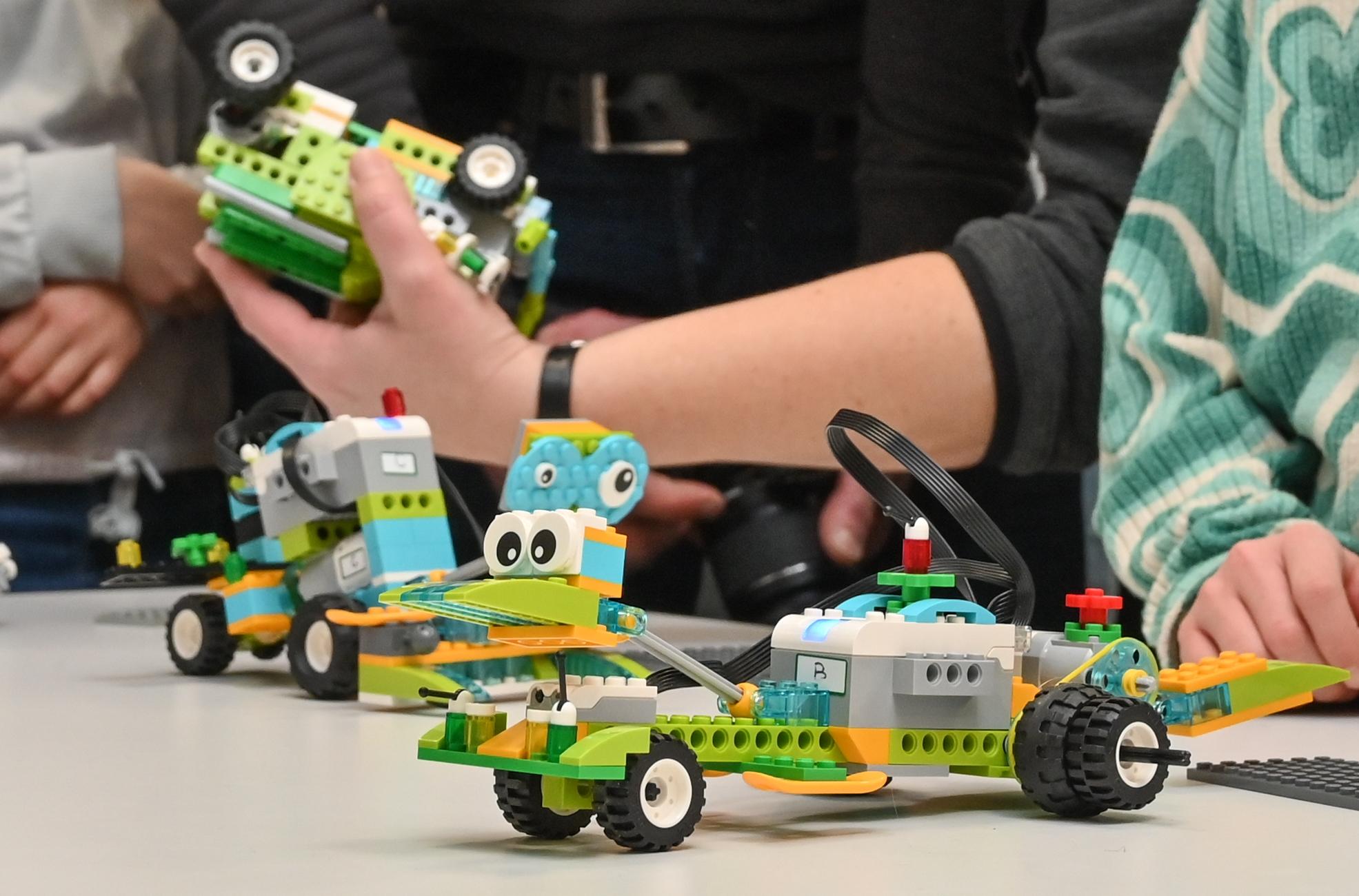 "WeDo 2.0": Wie Roboter in der Realschule Hilpoltstein den Ton angeben