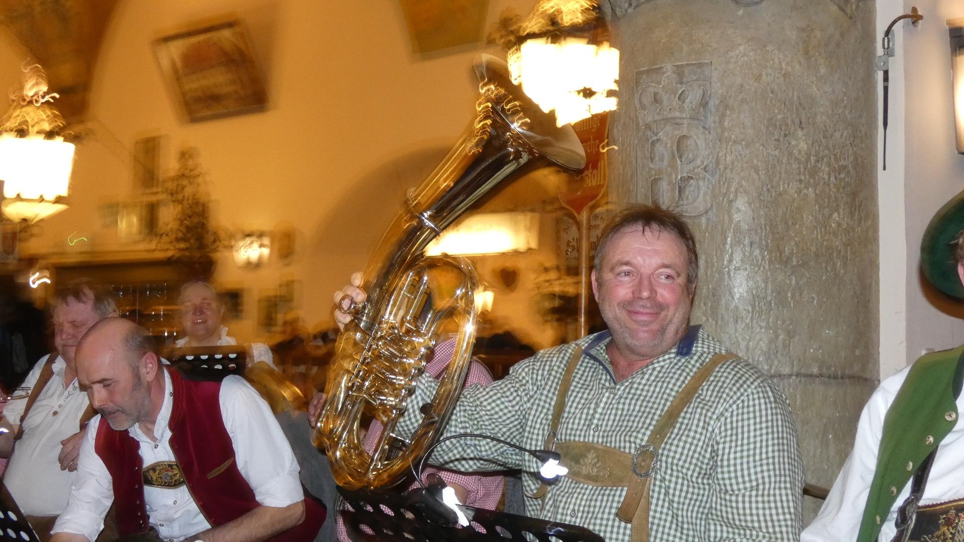 Die Heckenmusikanten aus dem Seebachgrund rockten das Hofbräuhaus in ...