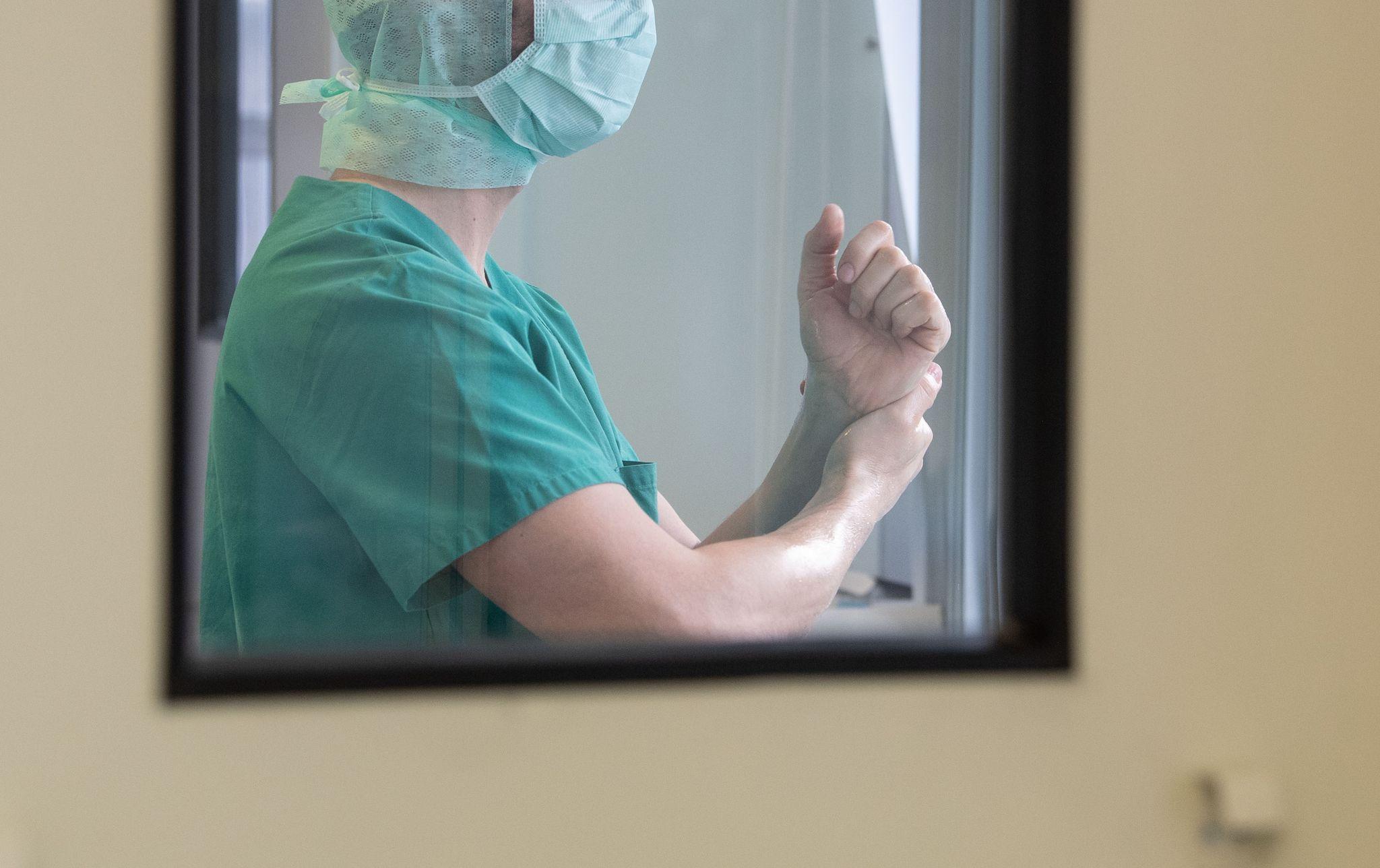 Saint Von Colucci (22): Schauspieler stirbt nach 12 Beauty-OPs