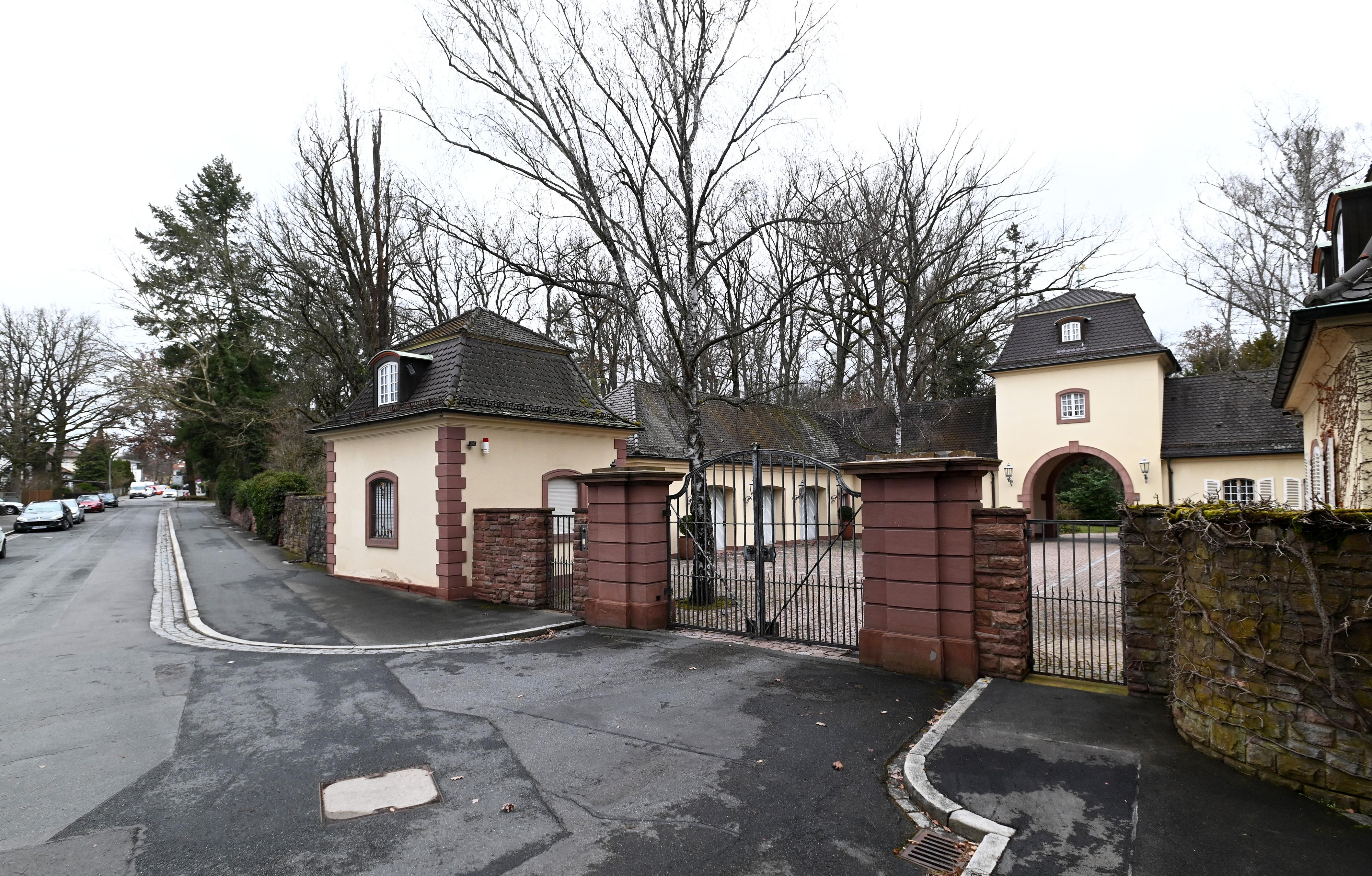 Acht Häuser in Wasserschutzzone? Massive Kritik an Bauplänen auf Areal ...