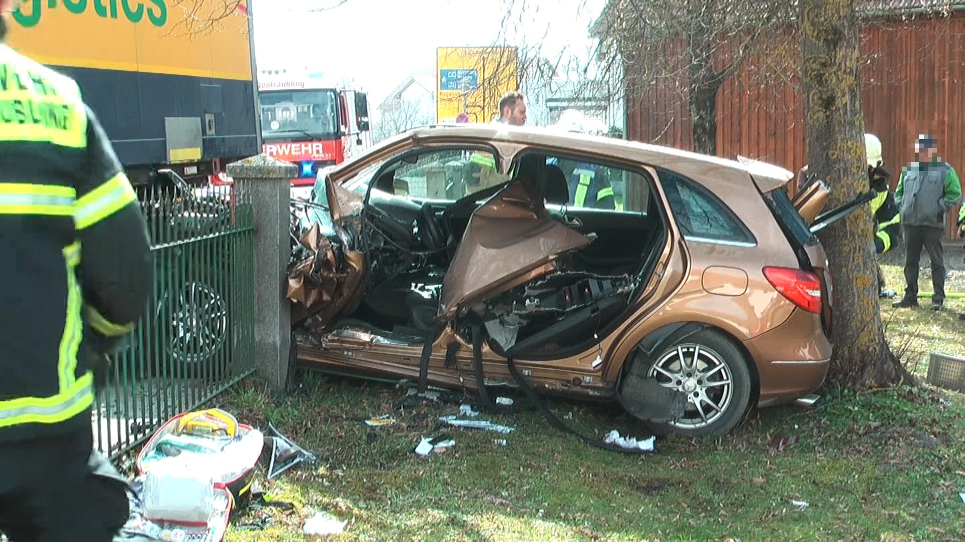 Schwerer Unfall im Landkreis Regensburg: Lkw-Anhänger löst sich und ...