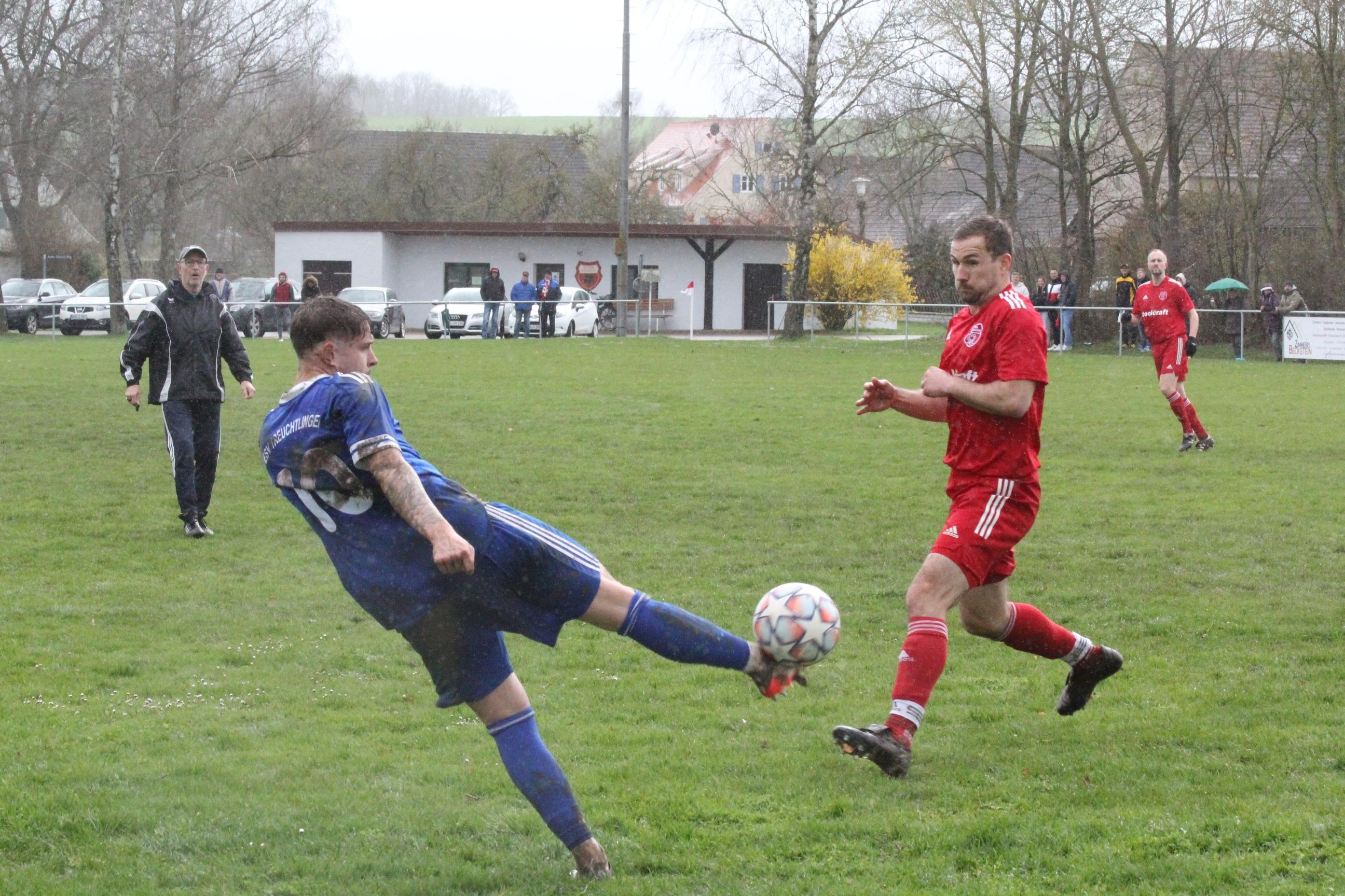 Verfolgerduell und Derby: Hier gibt's die Bilder vom Spiel ...