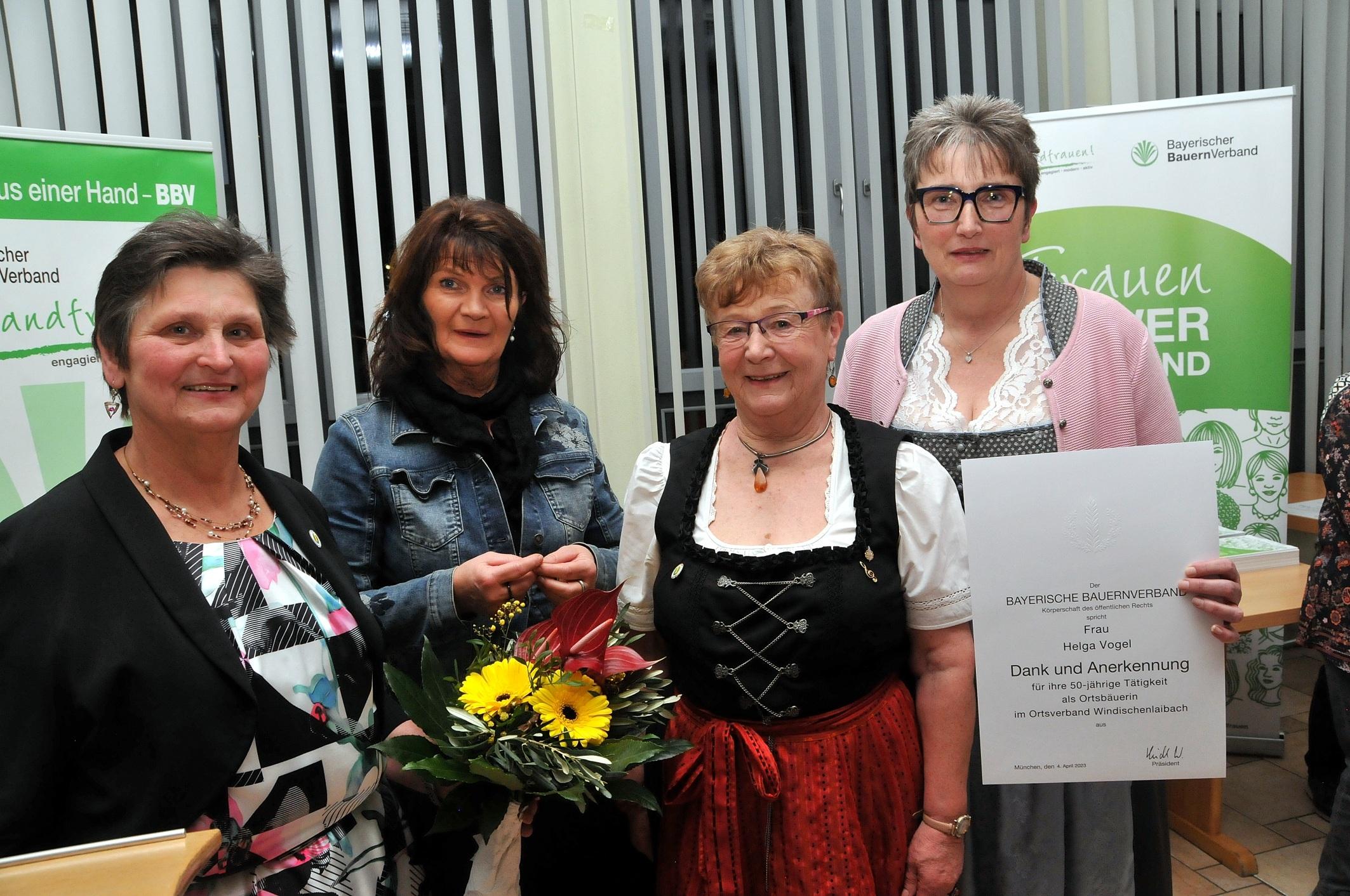 Mit den Landfrauen leben die Dörfer und auch die Heimat als Zentren der ...