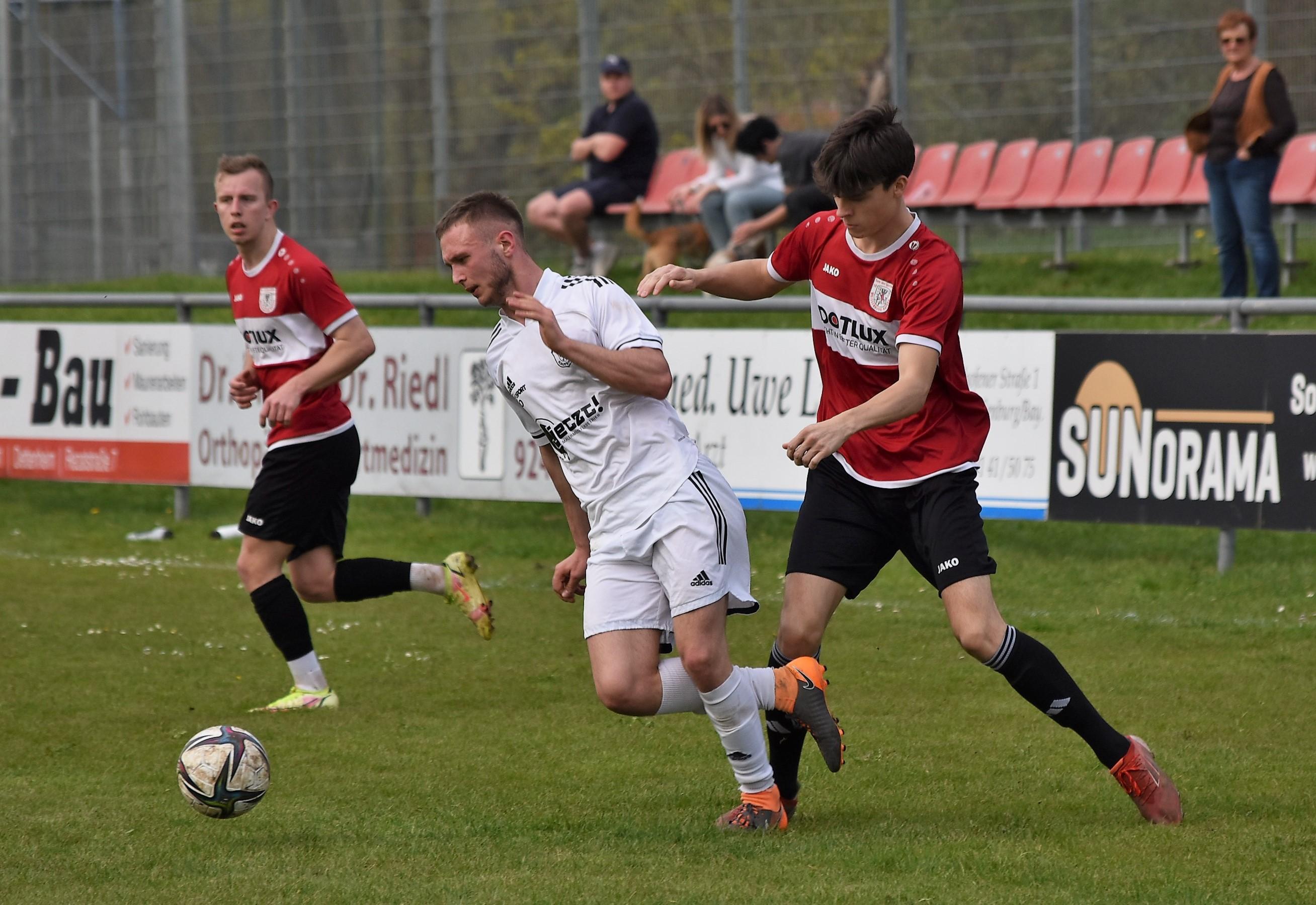 Weißenburg machte beim 4:0 gegen Kaufering großen Schritt Richtung ...