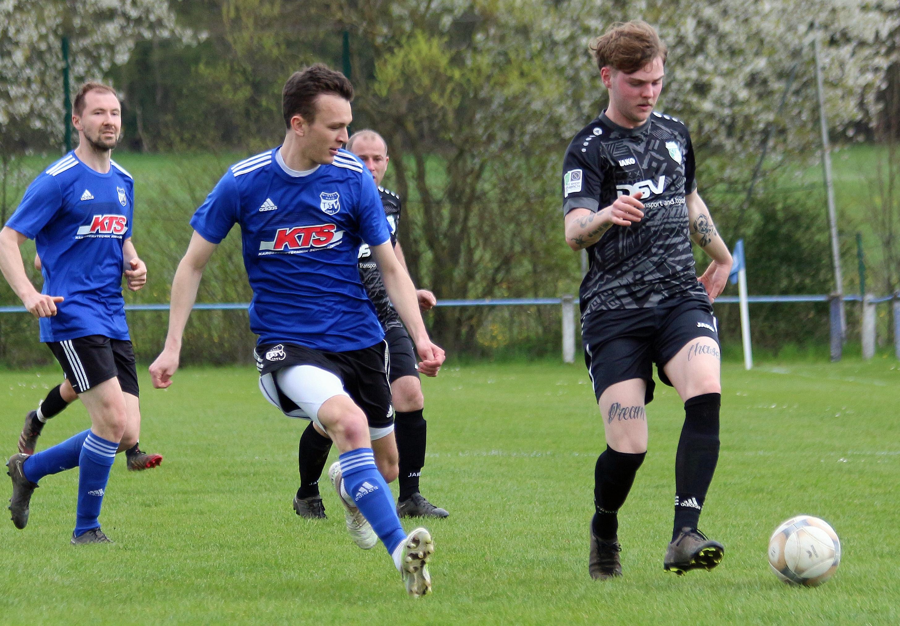 Markus Beutin schnürt einen Dreierpack, Winkelhaid trauert vergebenen ...