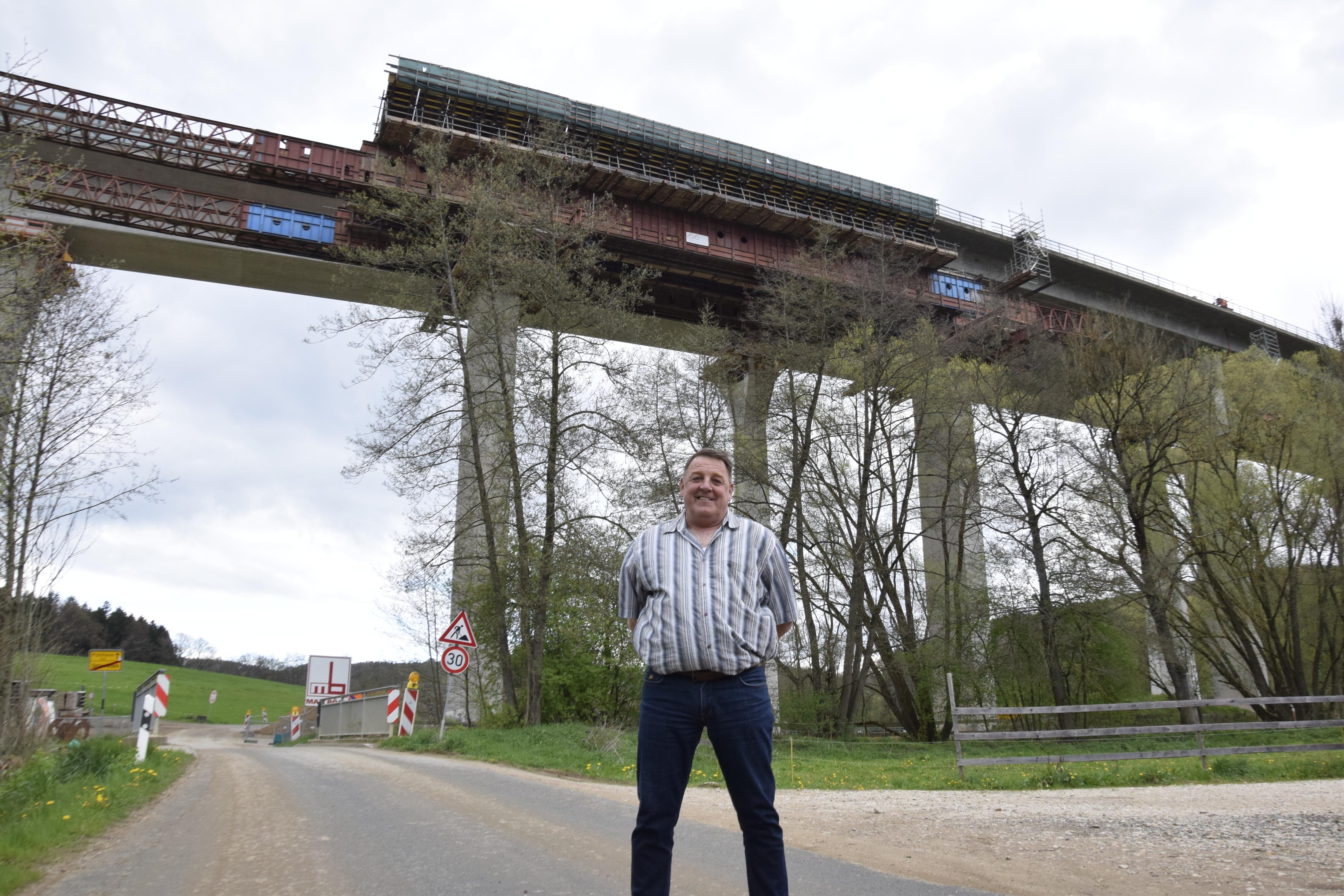 Abbruch der Talbrücke staubt die Anwohner ein: "Ich schmecke manchmal ...