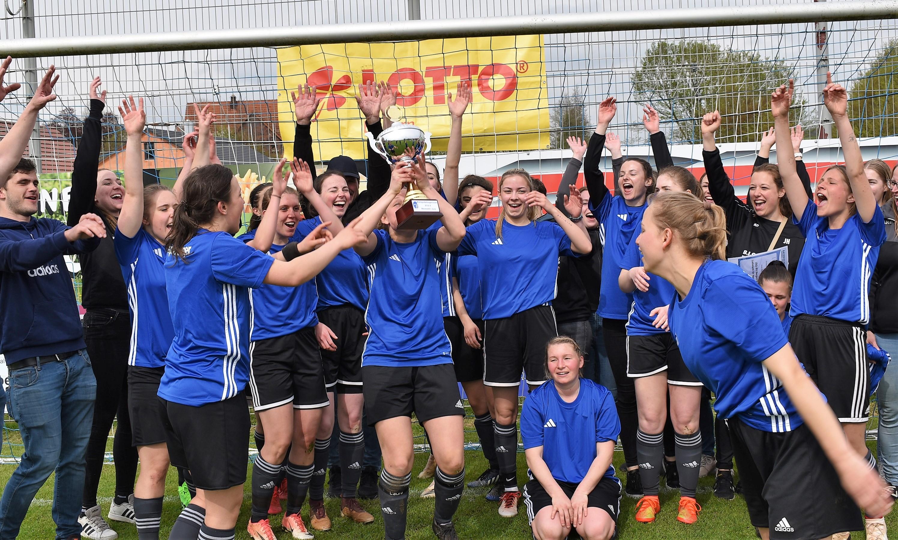 Pokalsieg für die Fußballerinnen im Bergener Jubiläumsjahr