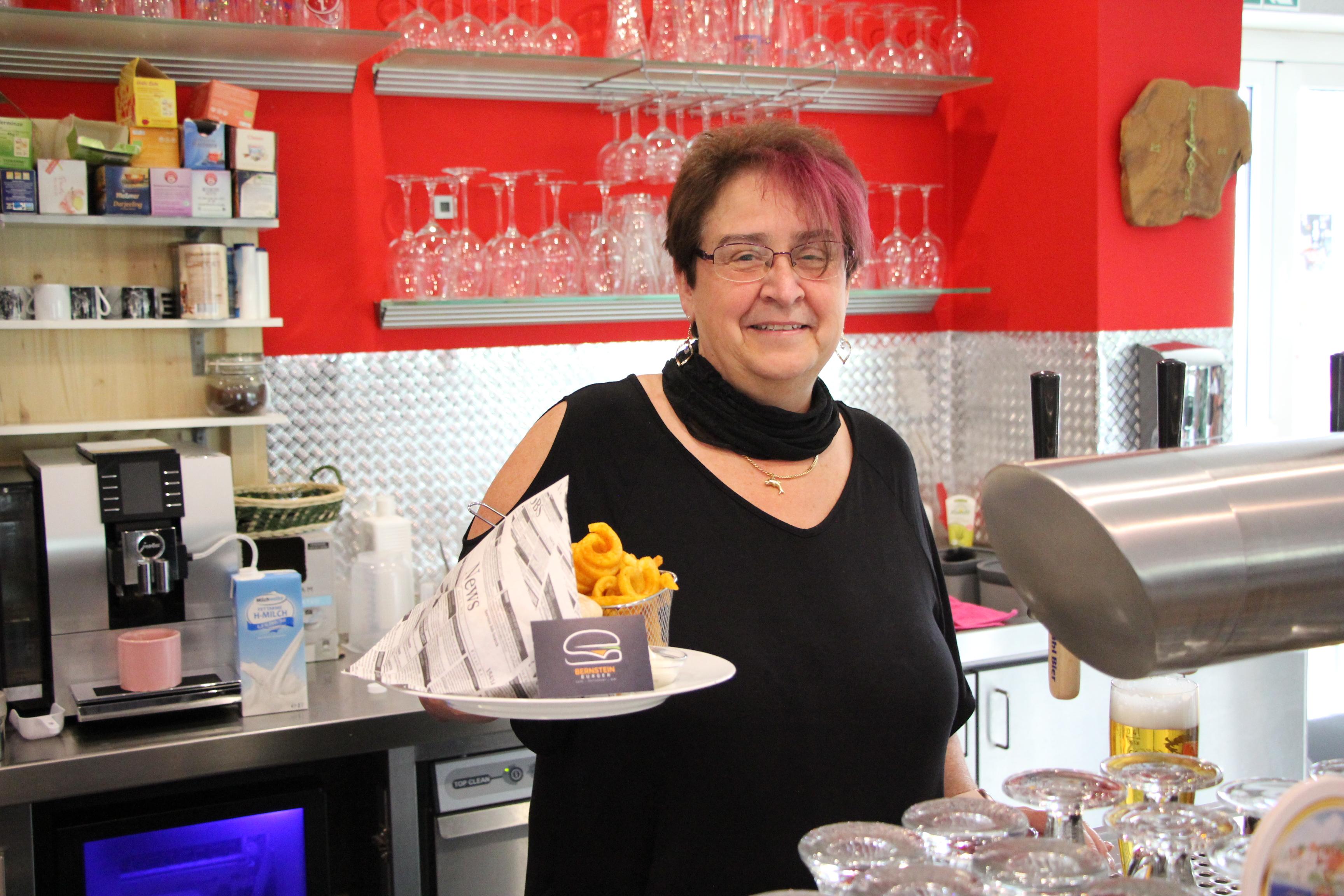 Bernstein Burger verlässt Feucht: „Es fällt ja nicht jeden Tag ein ...