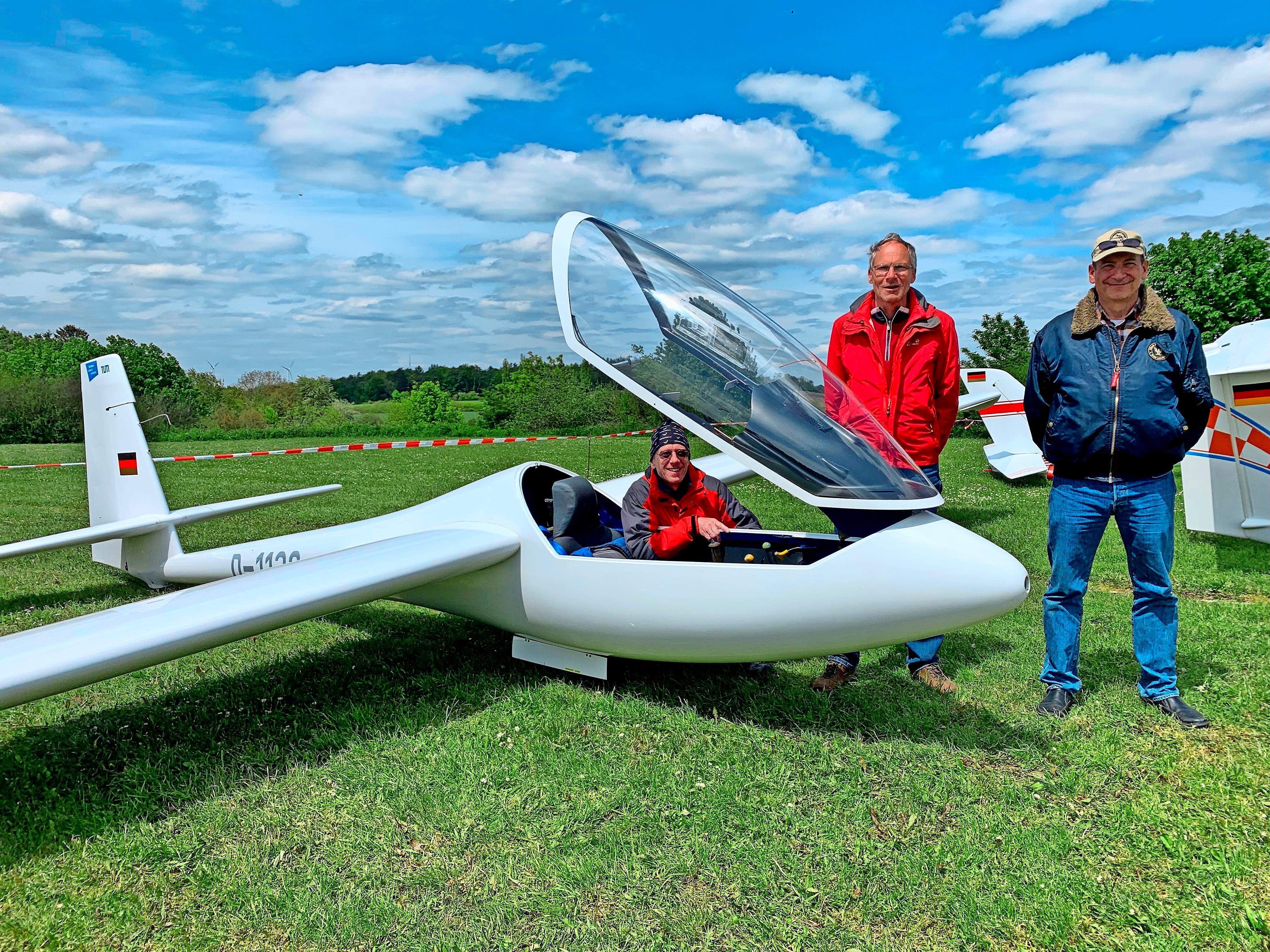 Akrobaten der Lüfte zeigen am Pegnitzer Flugplatz ihr Können