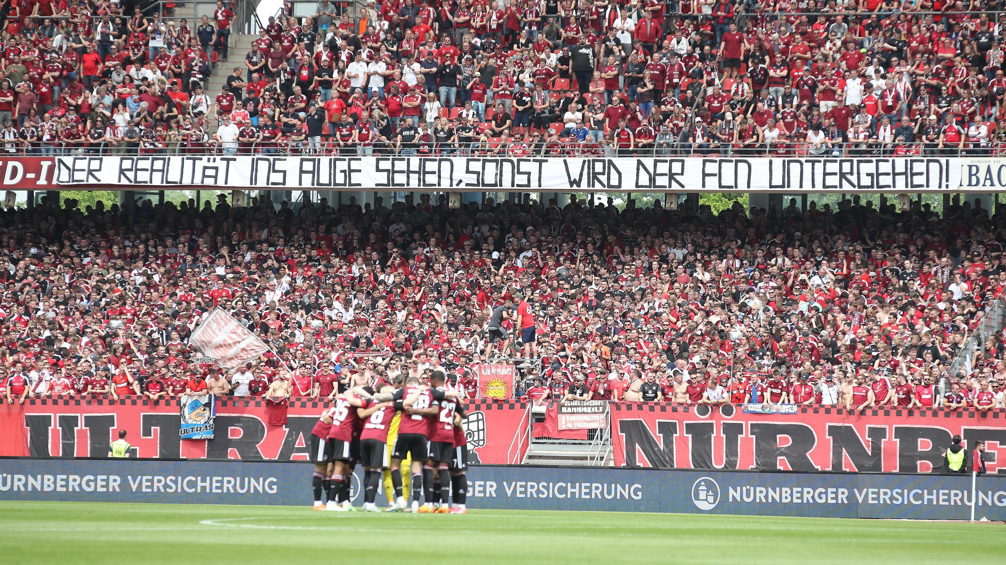 FCN-Abstiegskampf gegen Hansa in Bildern: Club-Ultras mit deutlicher ...