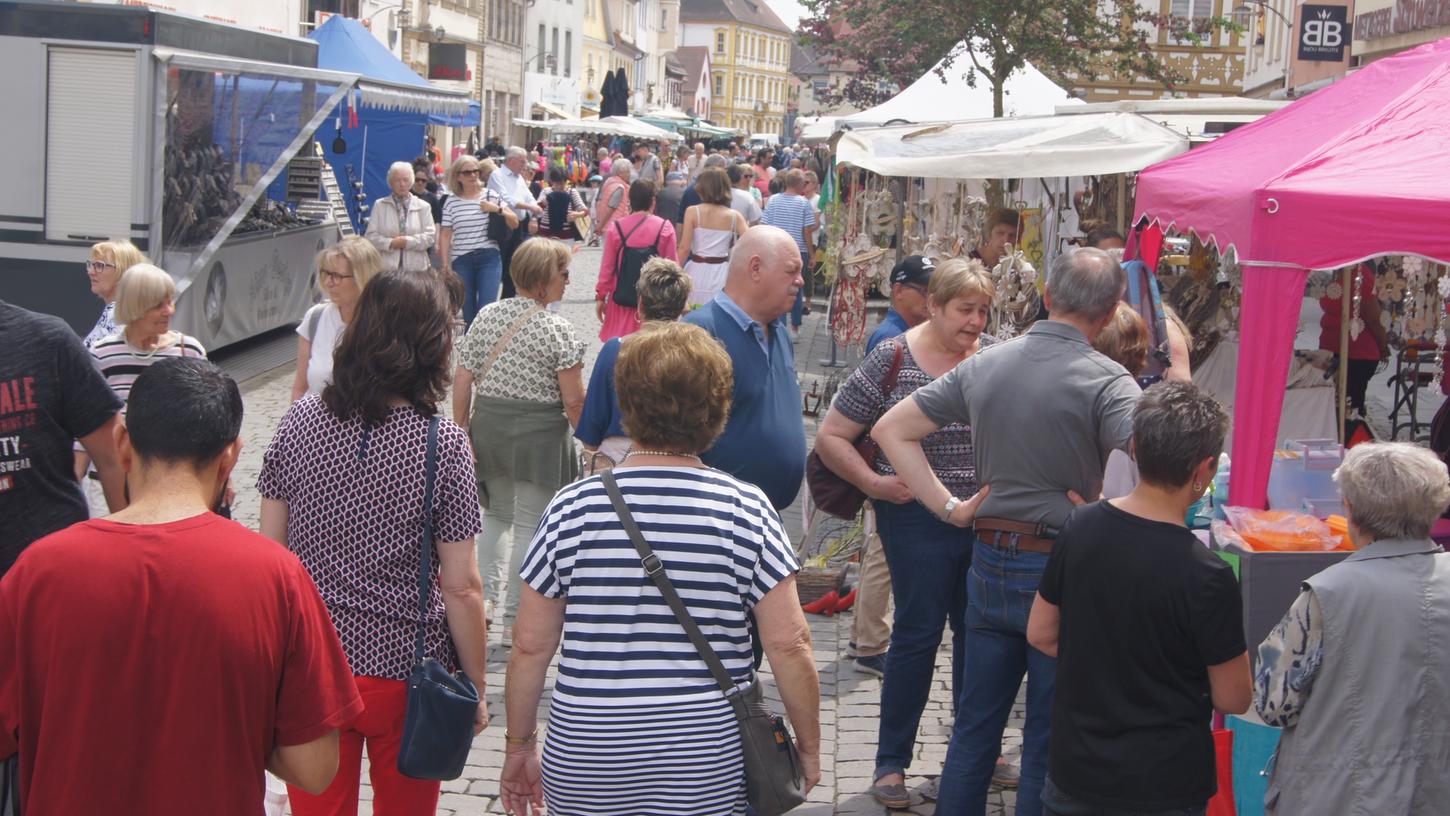Verkaufsoffener Sonntag und Jahrmarkt in Forchheim - das passt zusammen Verkaufsoffener Sonntag und Jahrmarkt in Forchheim - das passt zusammen