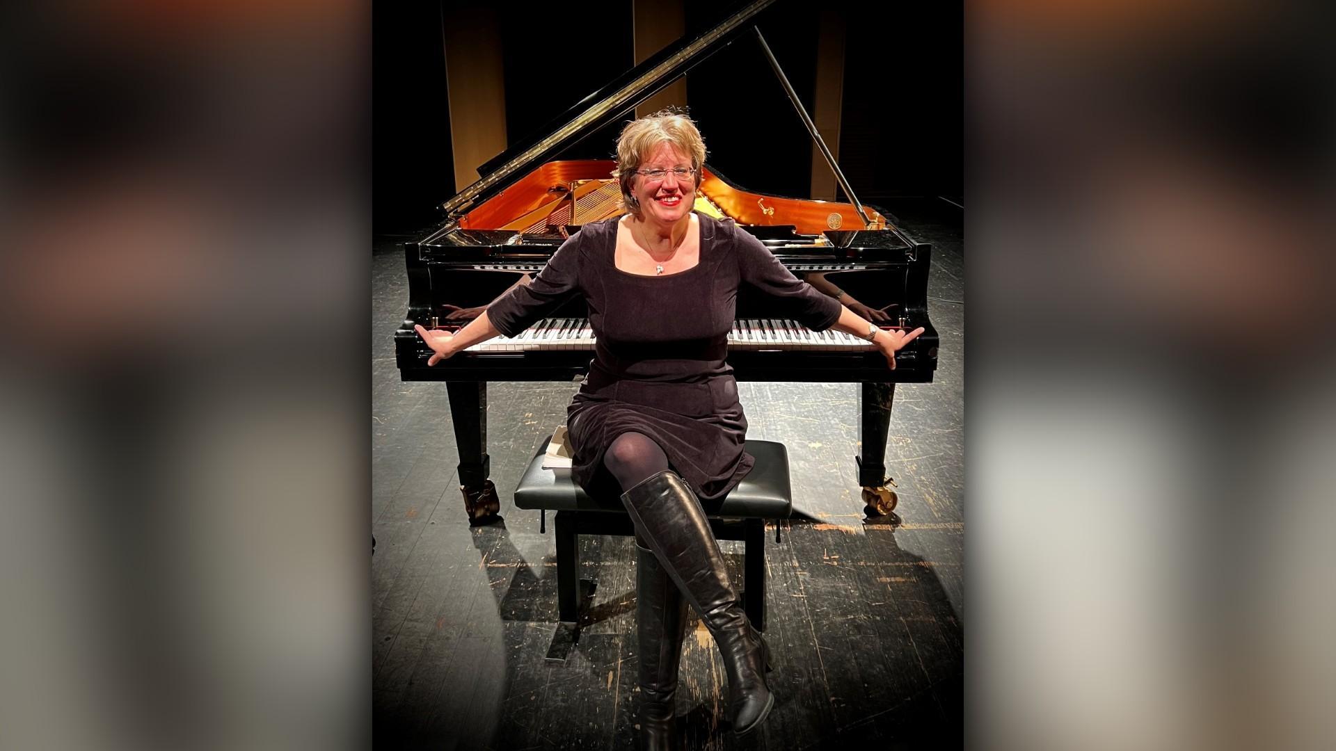 Spritzige Klaviersonaten auf Schloss Henfenfeld: Denette Whitter ...