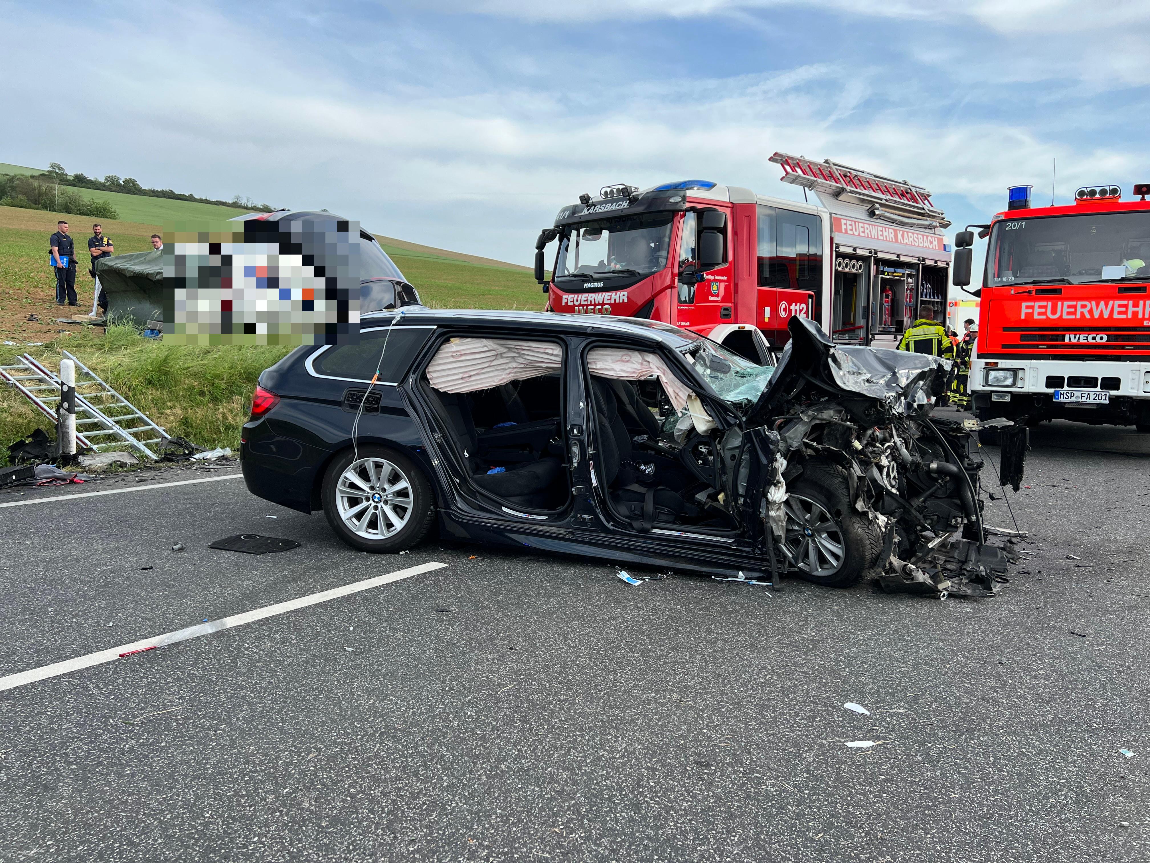Karsbach/ B27: Schwerer Unfall - zwei Helikopter im Einsatz