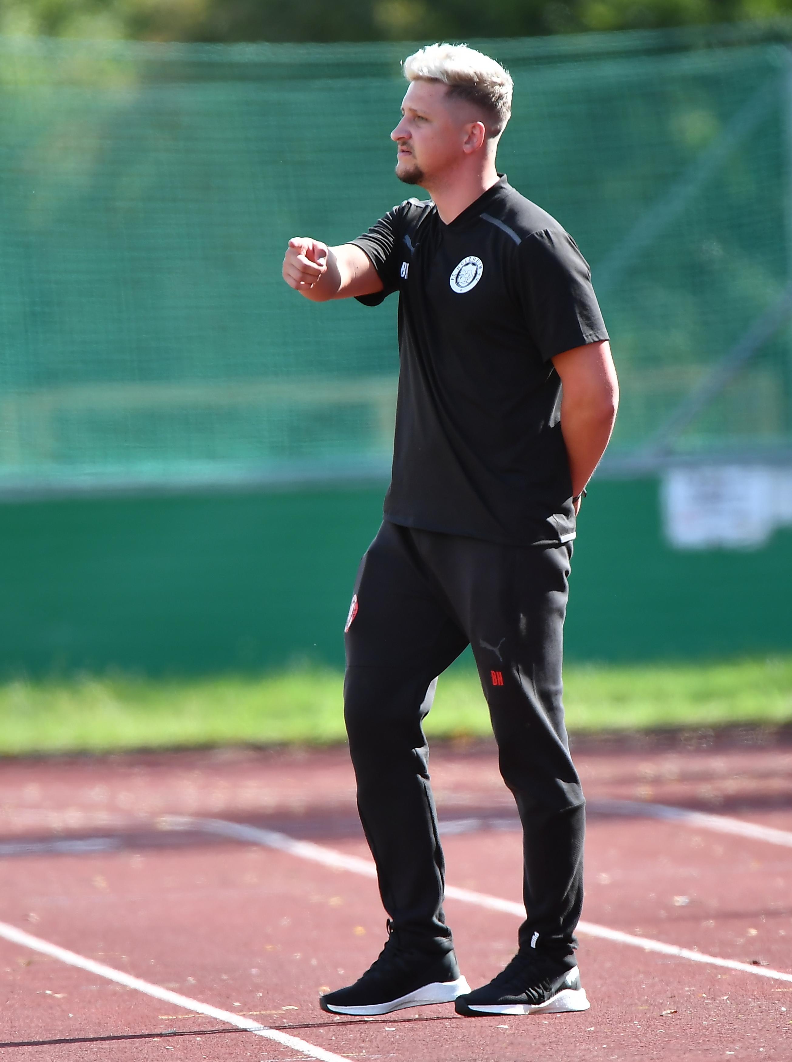 Coach Benjamin Harmel verläßt Holzheim: „Wir haben zu unterschiedliche ...