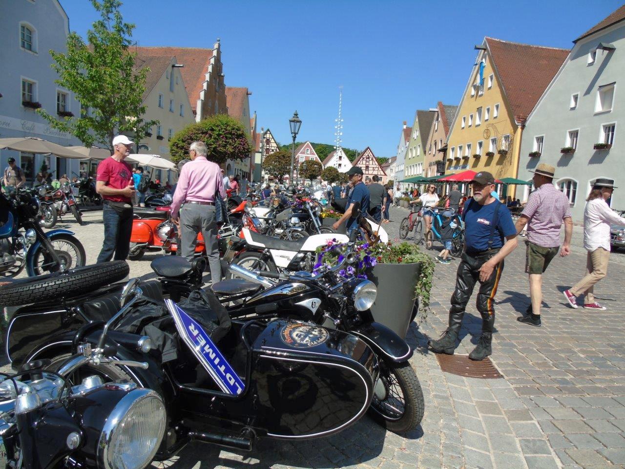 Berching verwandelte sich das Mekka der Oldtimerfreunde