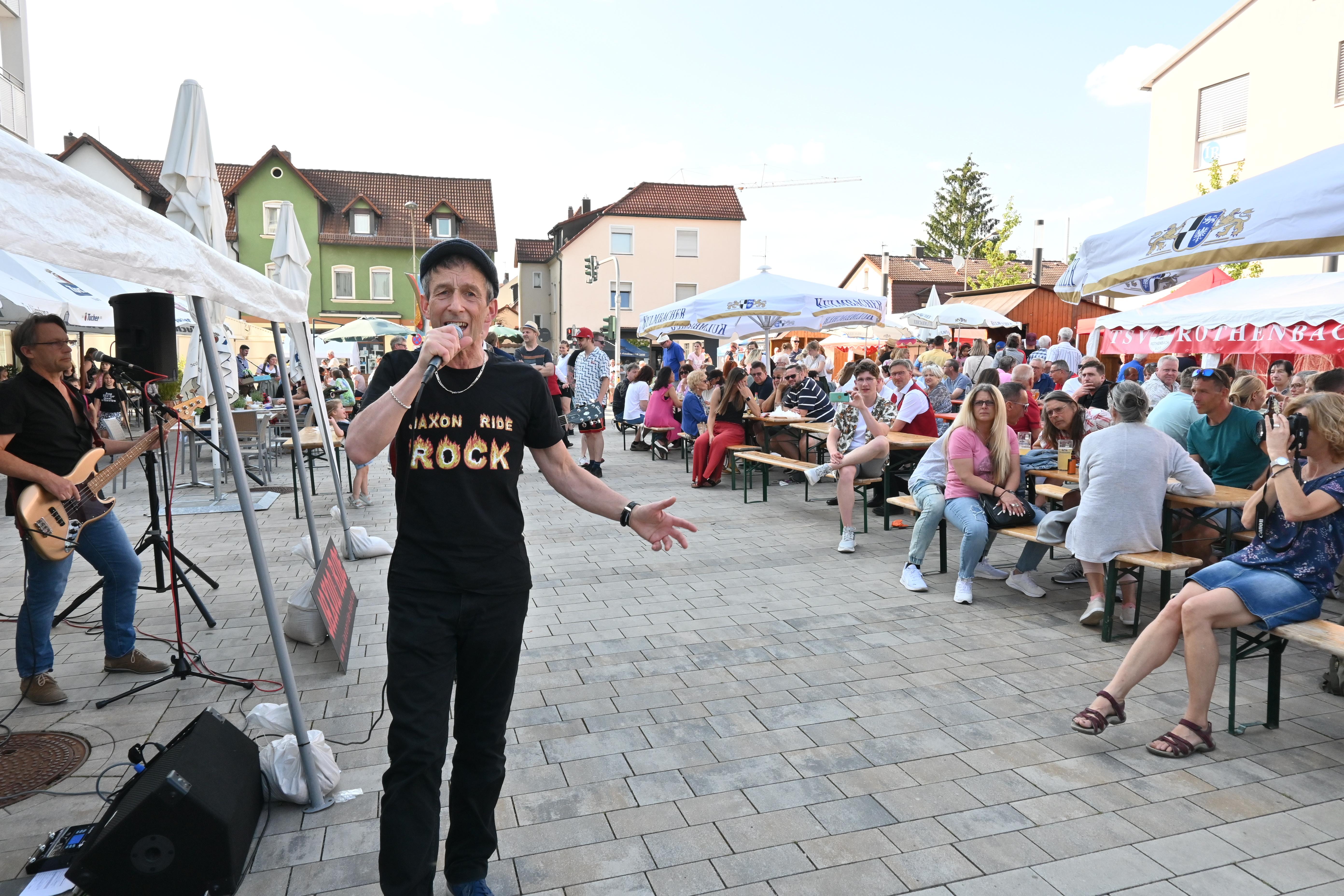 In Röthenbach wird noch bis zum späten Abend gefeiert