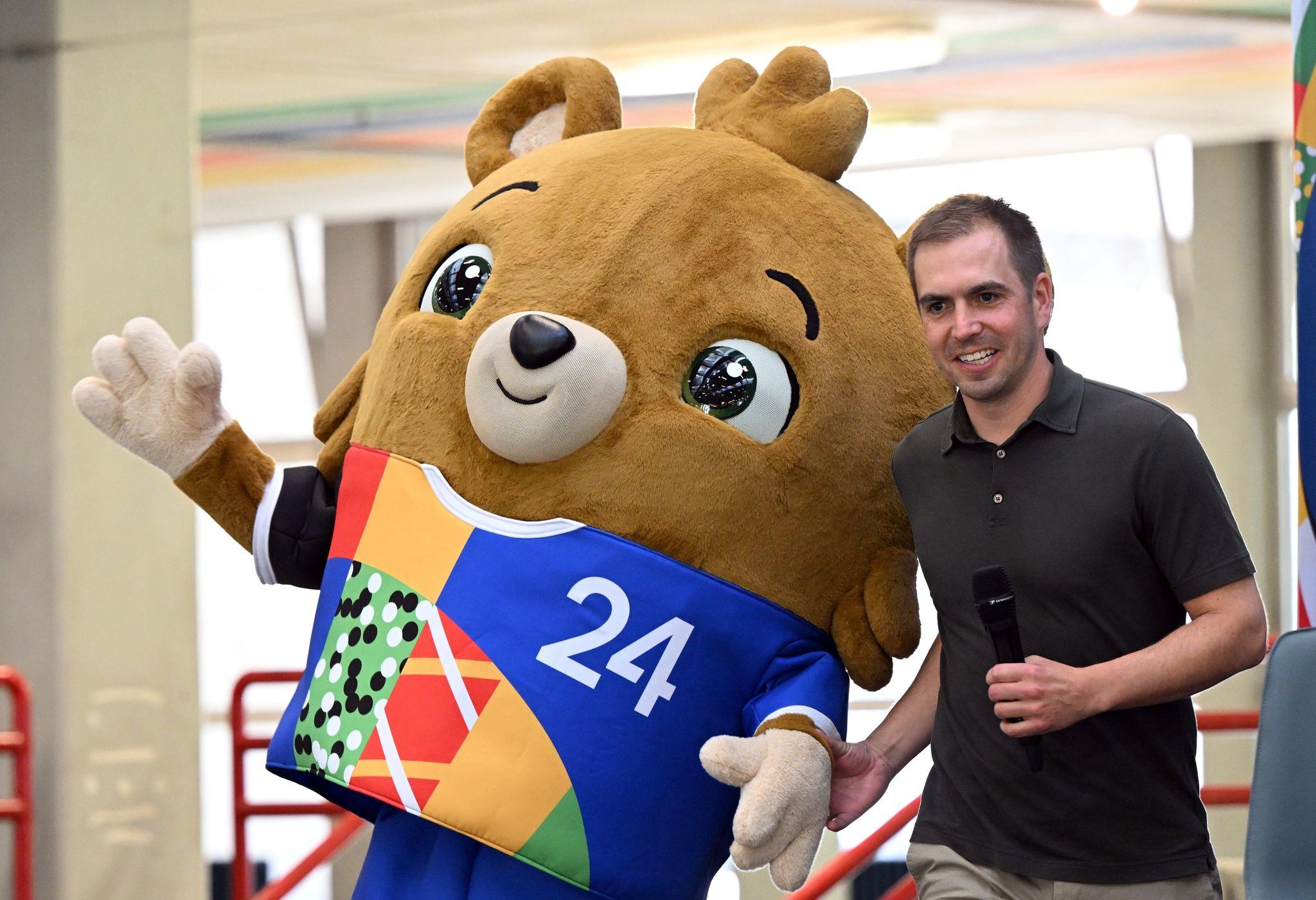 EM-Maskottchen: Albärt, Bärnardo oder Herzi von Bär