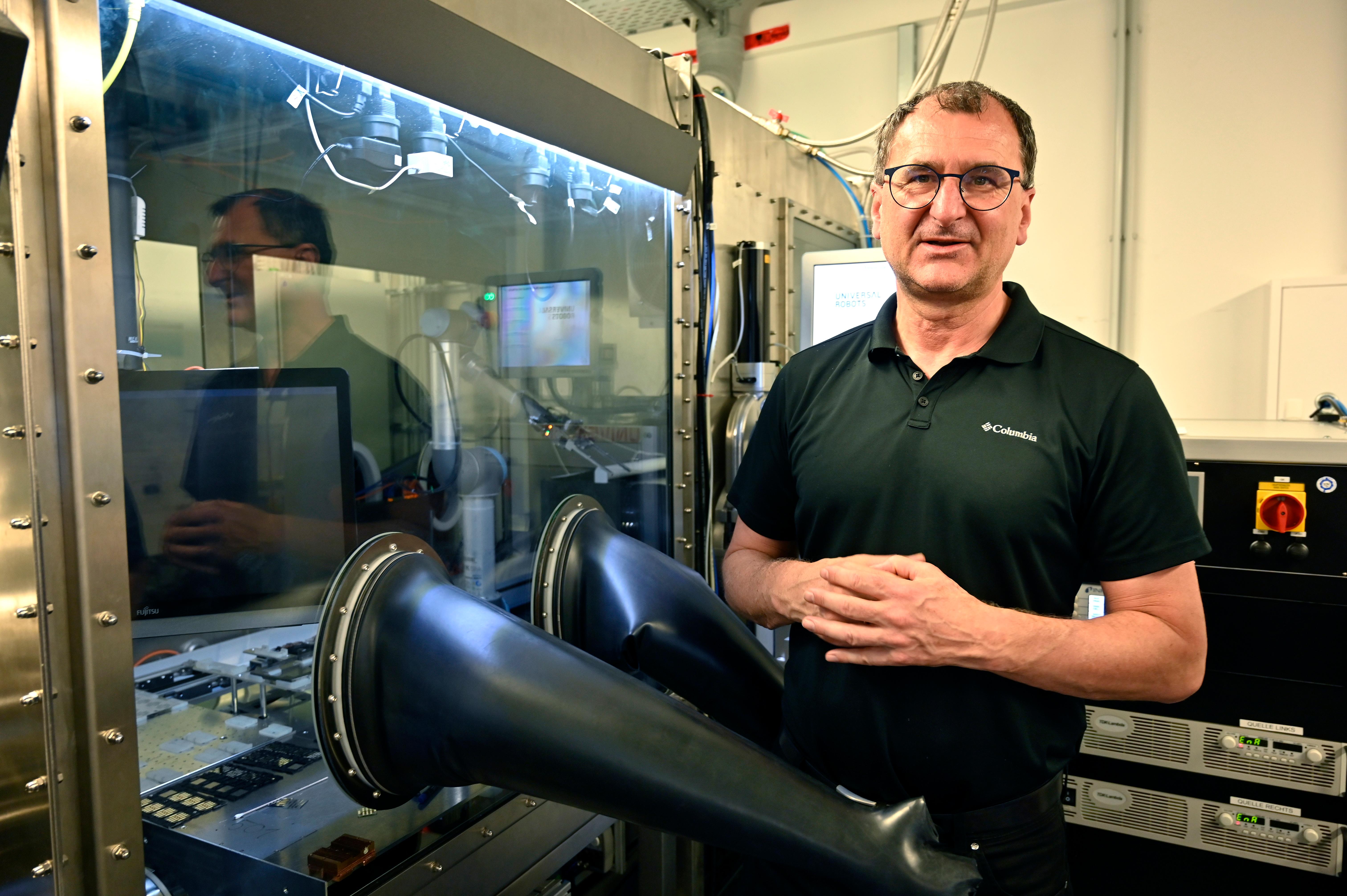 Photovoltaik mit Folien - Erlanger Forschende arbeiten an neuartigen ...