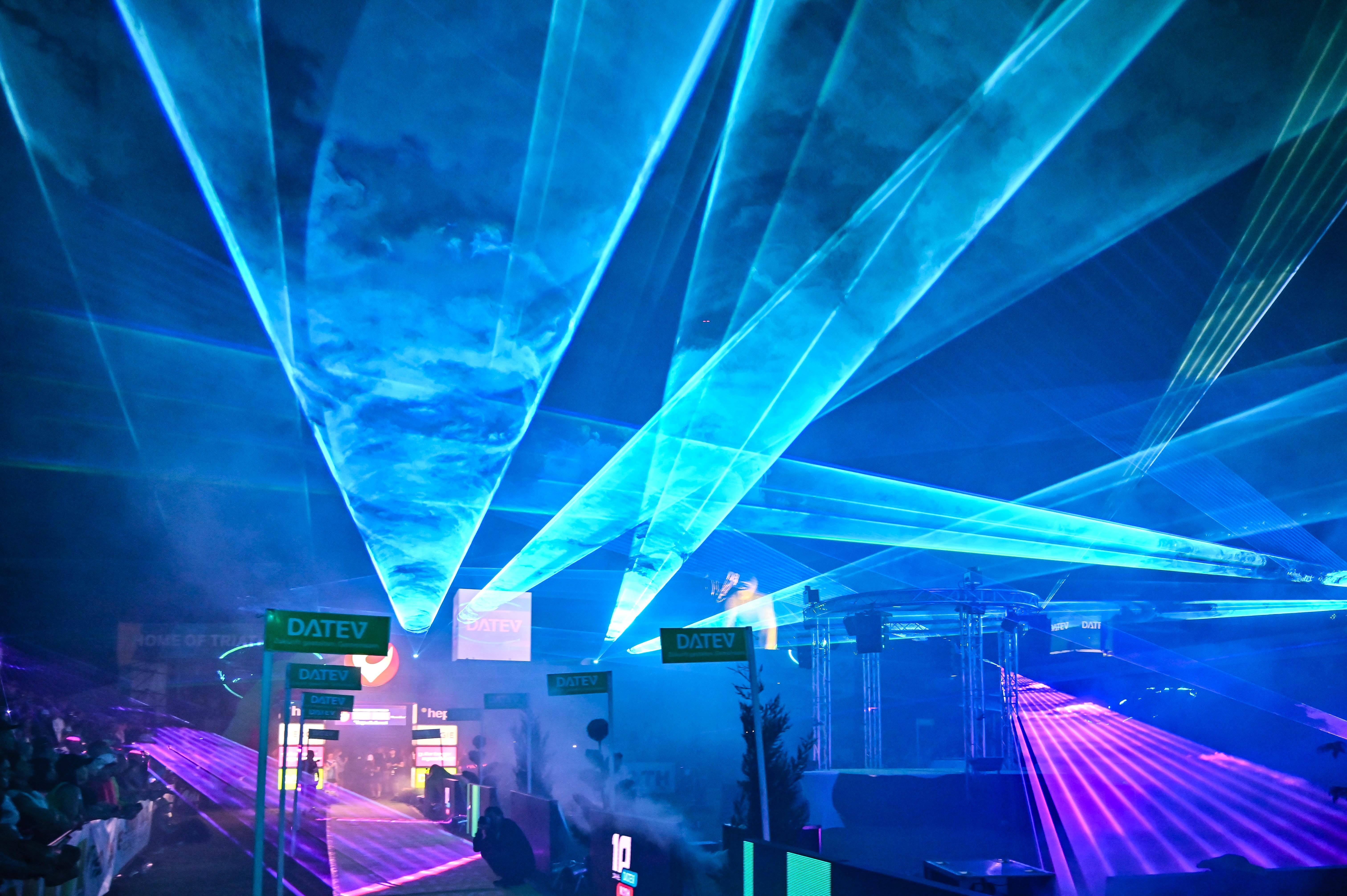 Glückliche Sieger der letzten Minute: An der Finishline des Challenge ...