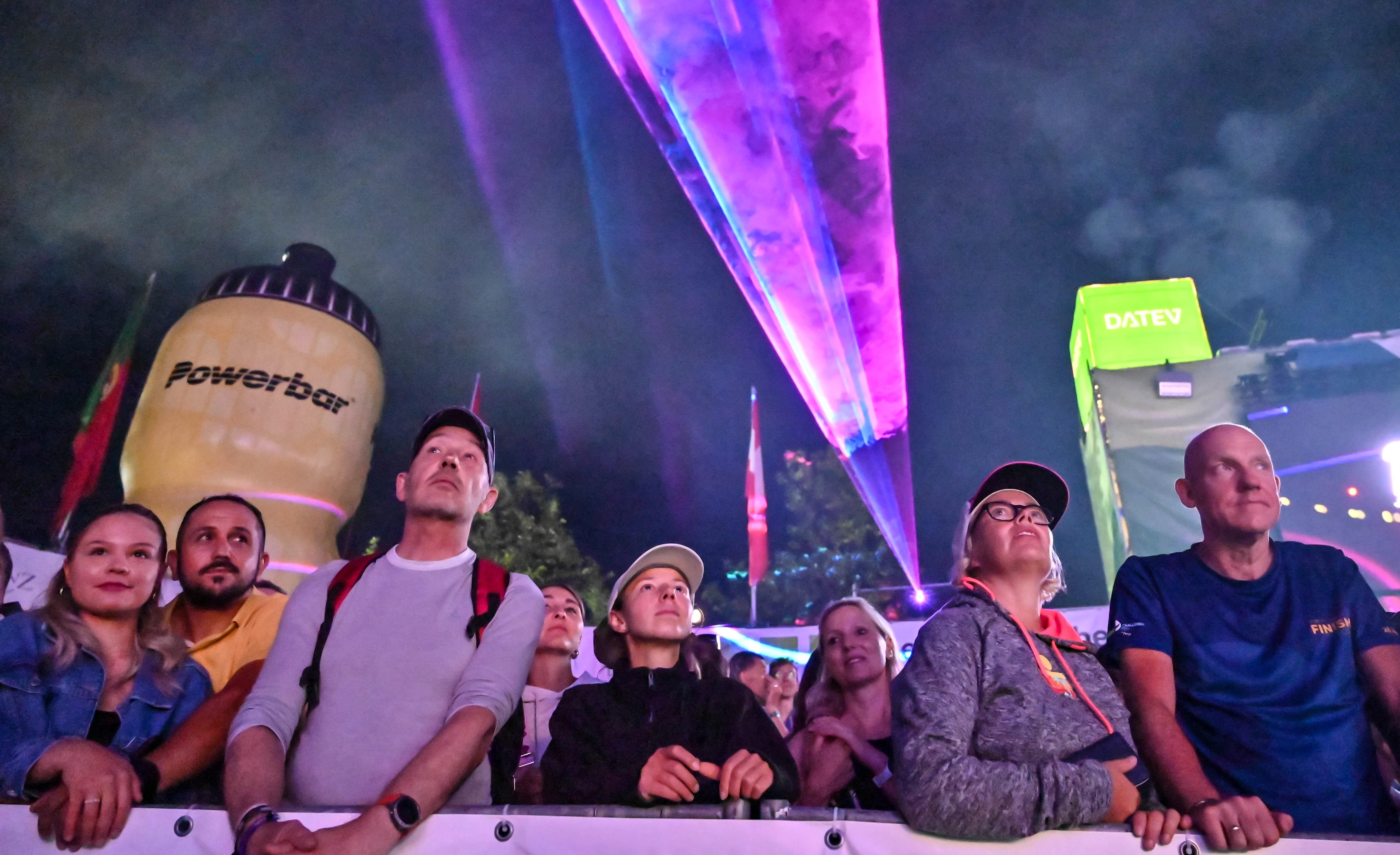 Glückliche Sieger der letzten Minute: An der Finishline des Challenge ...