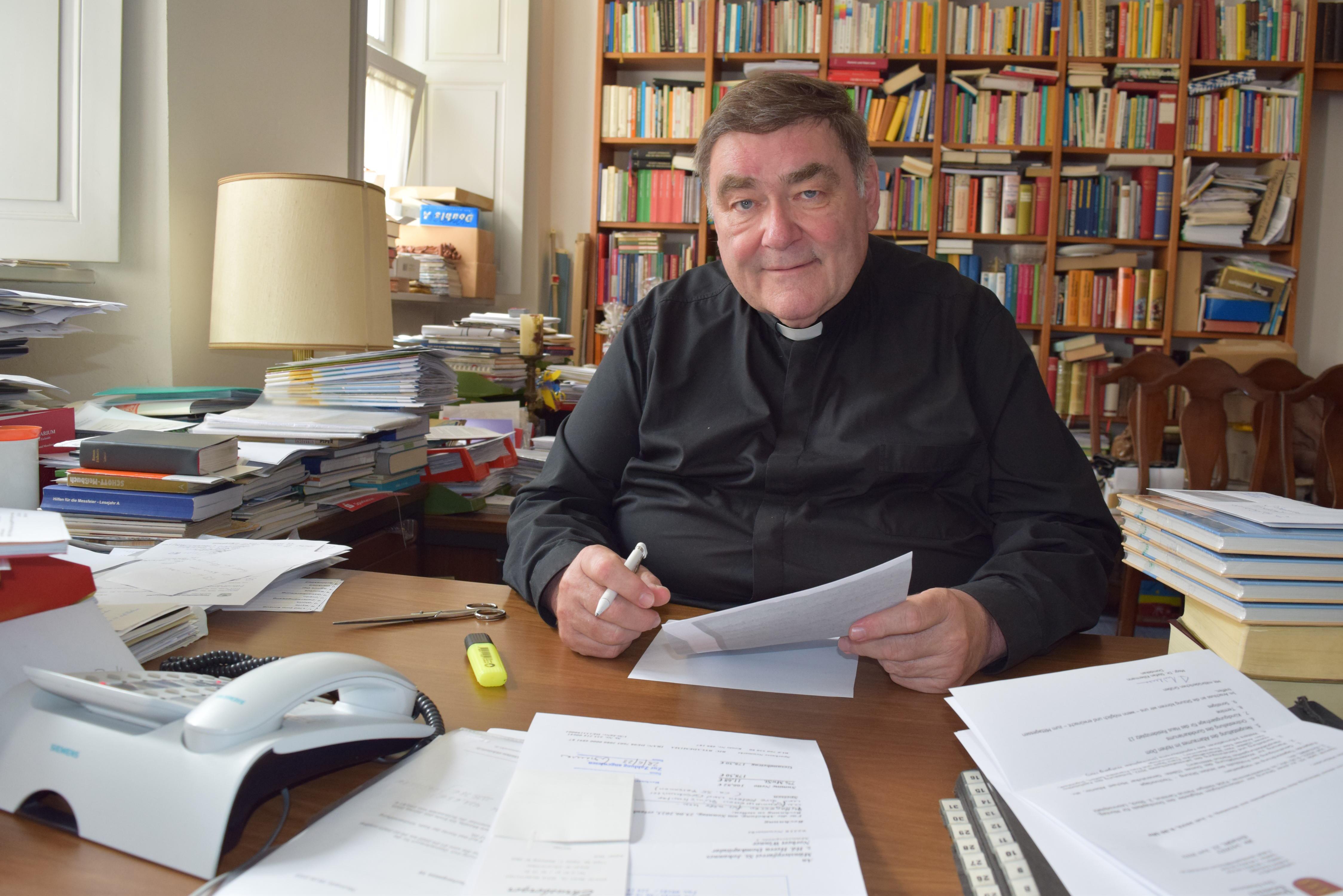 Vor 40 Jahren geweiht: Warum Domkapitular Norbert Winner unbedingt ...