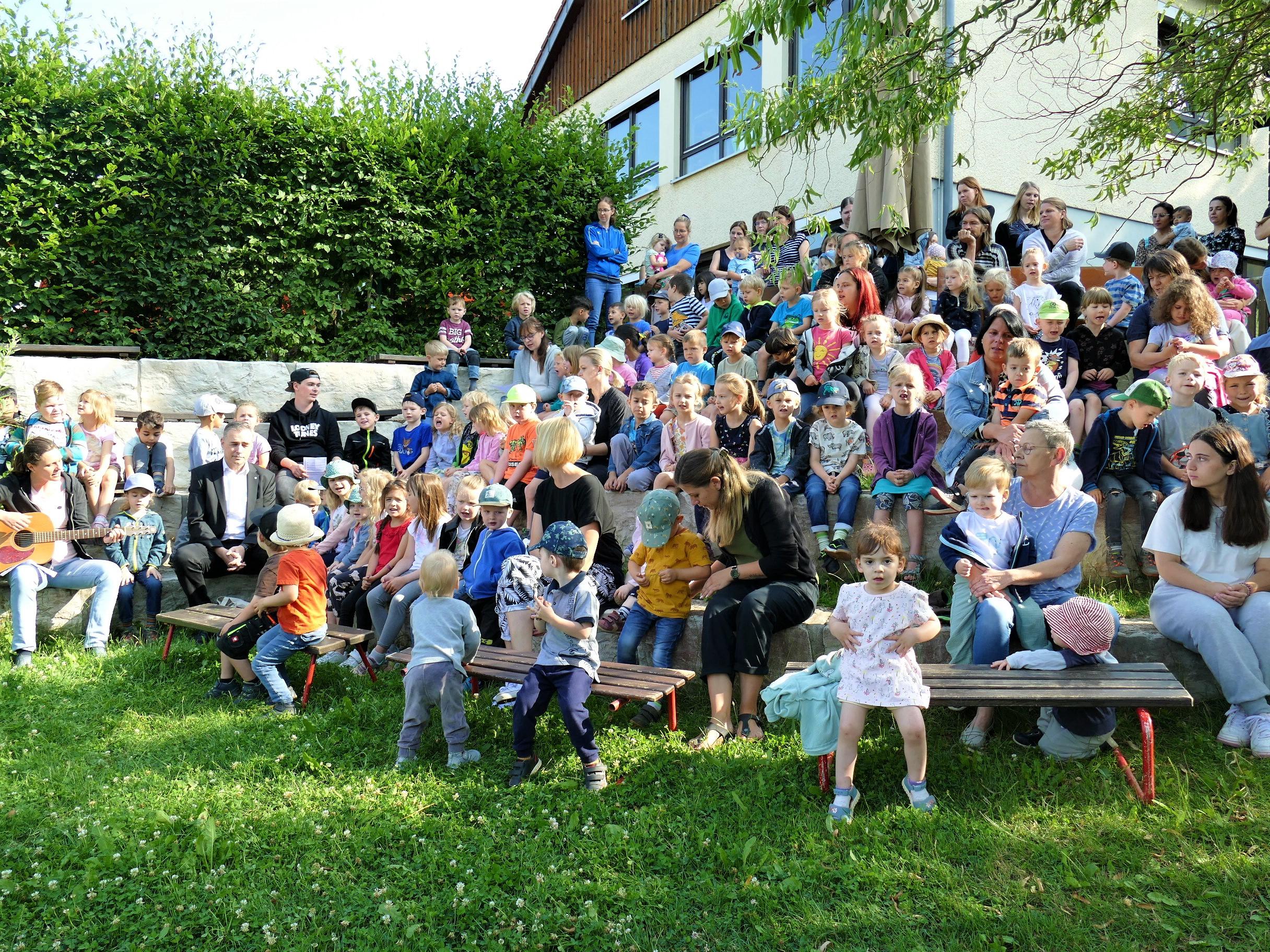 Mit dem Segen der Kinder: Kita-Leitung in Happurg geht