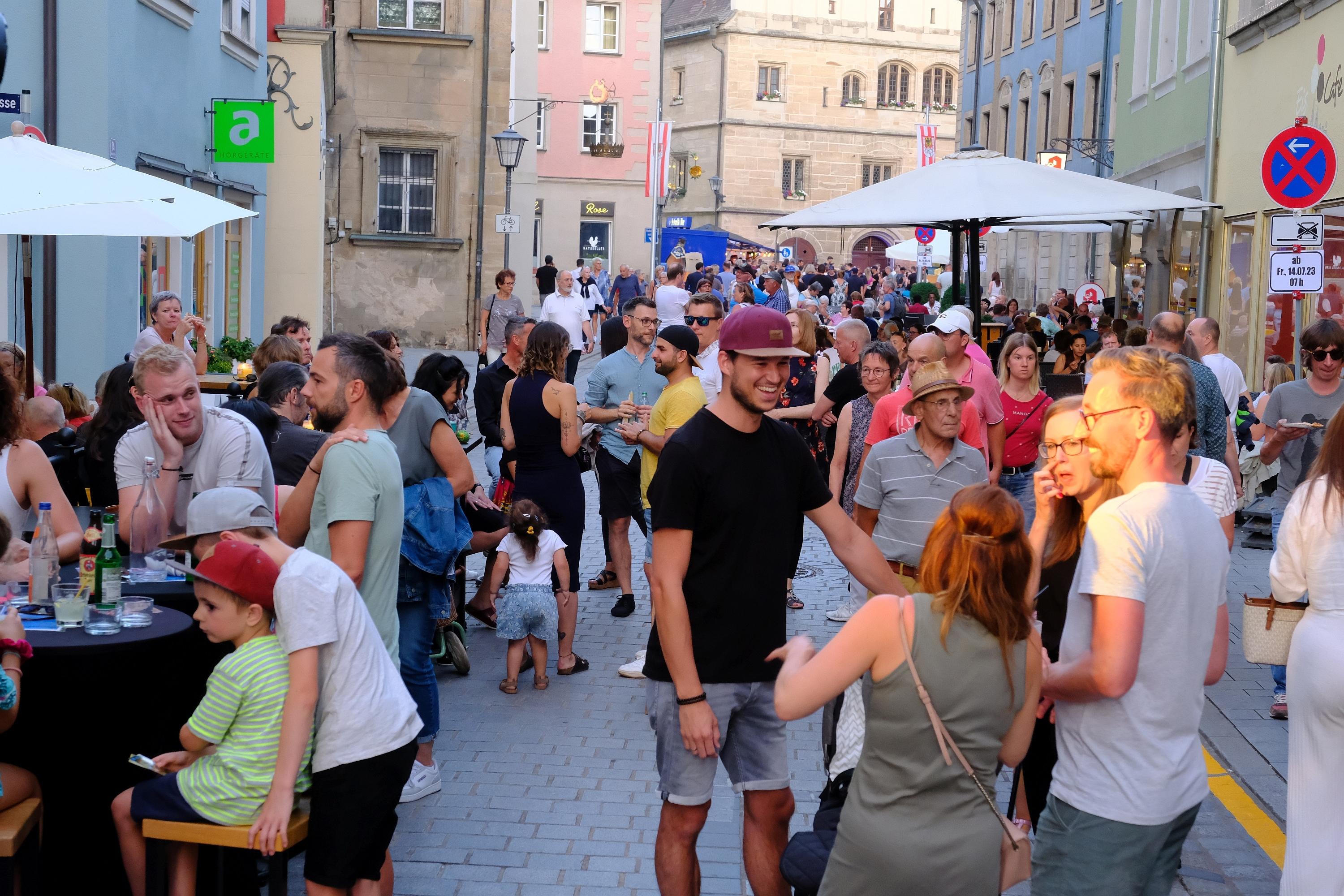 Trotz hoher Temperaturen: Weißenburg Altstadtfest 2023 zog viele Gäste an