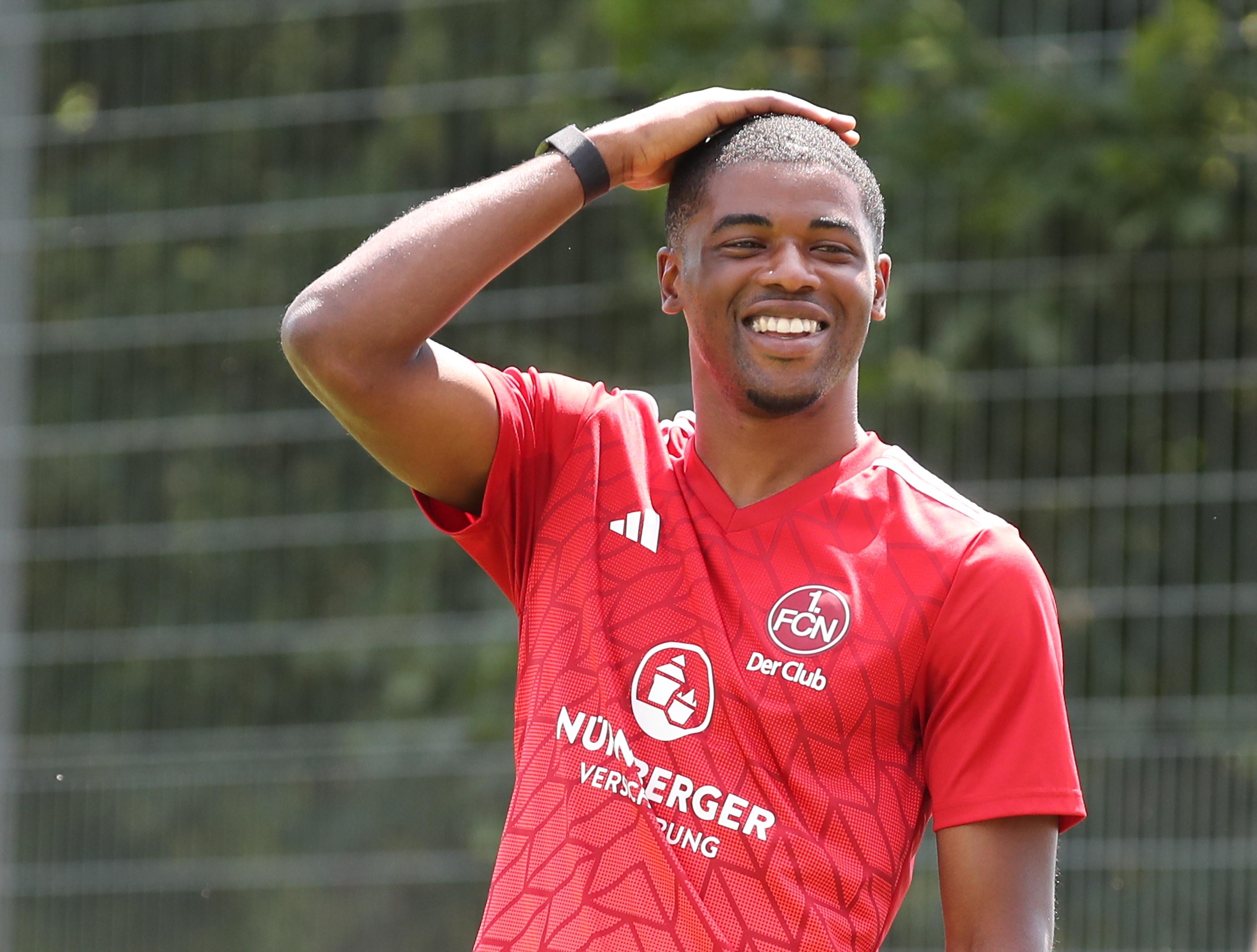 Obwohl es schmerzt: Deswegen ist der Duah-Wechsel für den klammen 1. FC ...