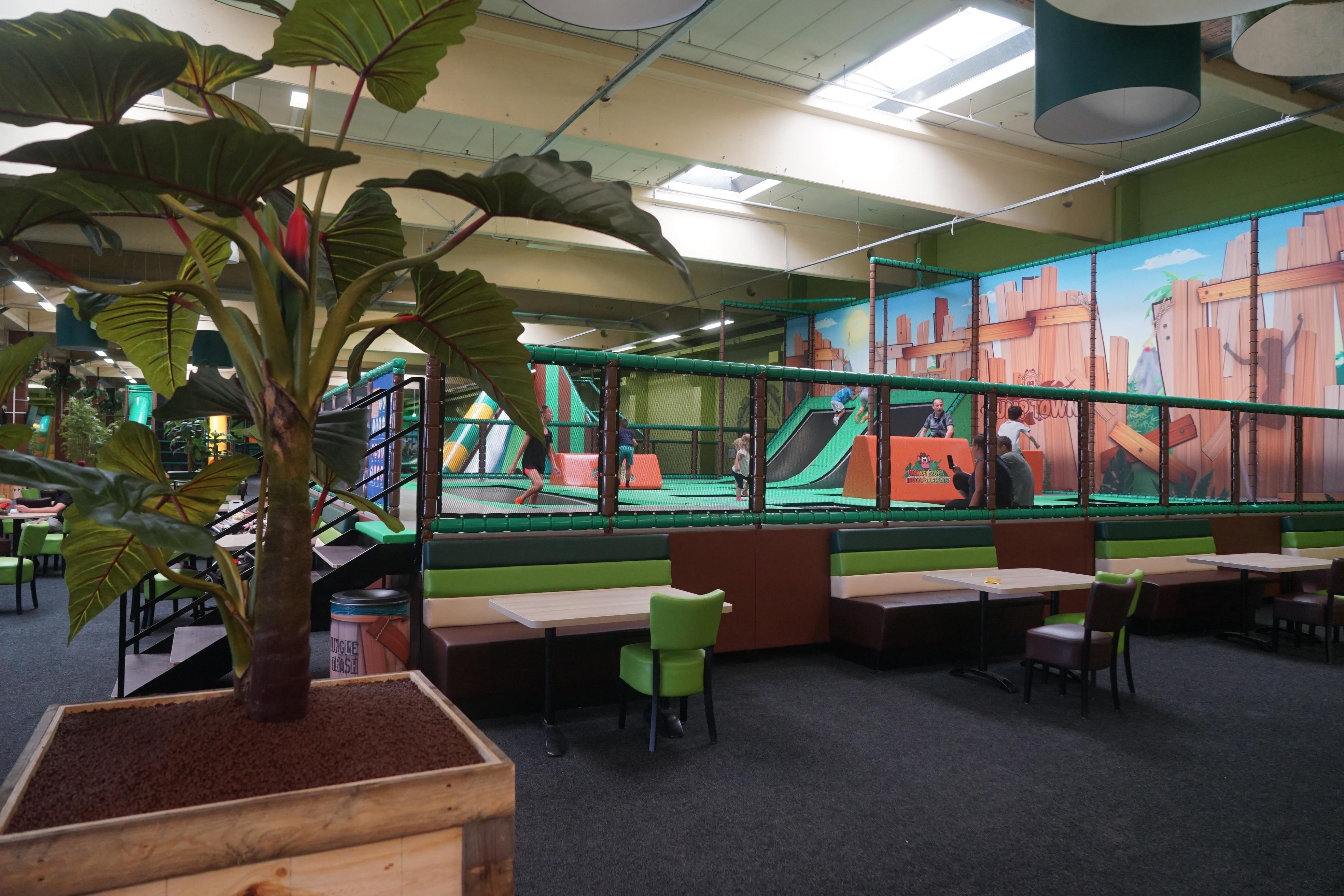 "Monkey Town": So sieht es in Fürths neuem Indoor-Spielplatz aus