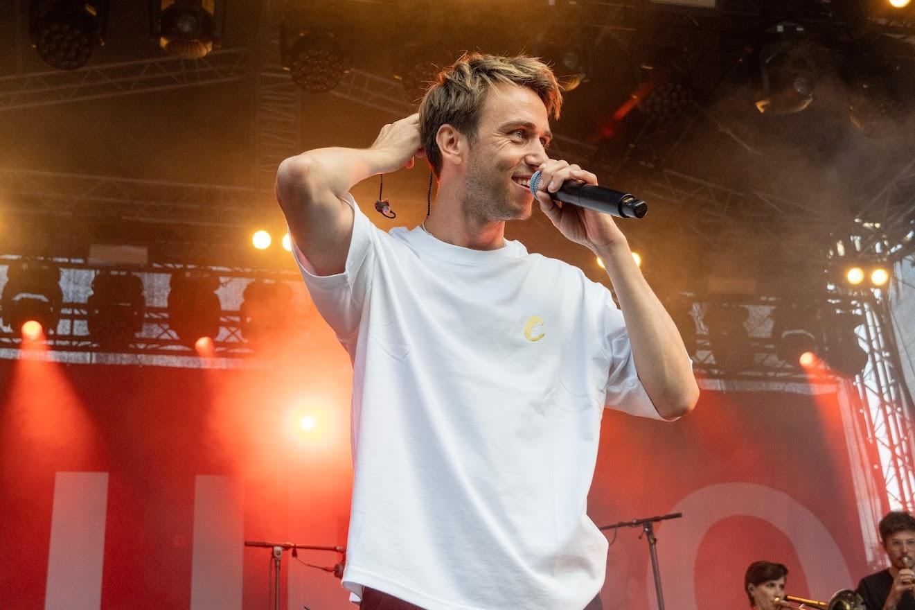 Spontanes Duett: Das war der Auftritt von Clueso auf der Kulturinsel ...