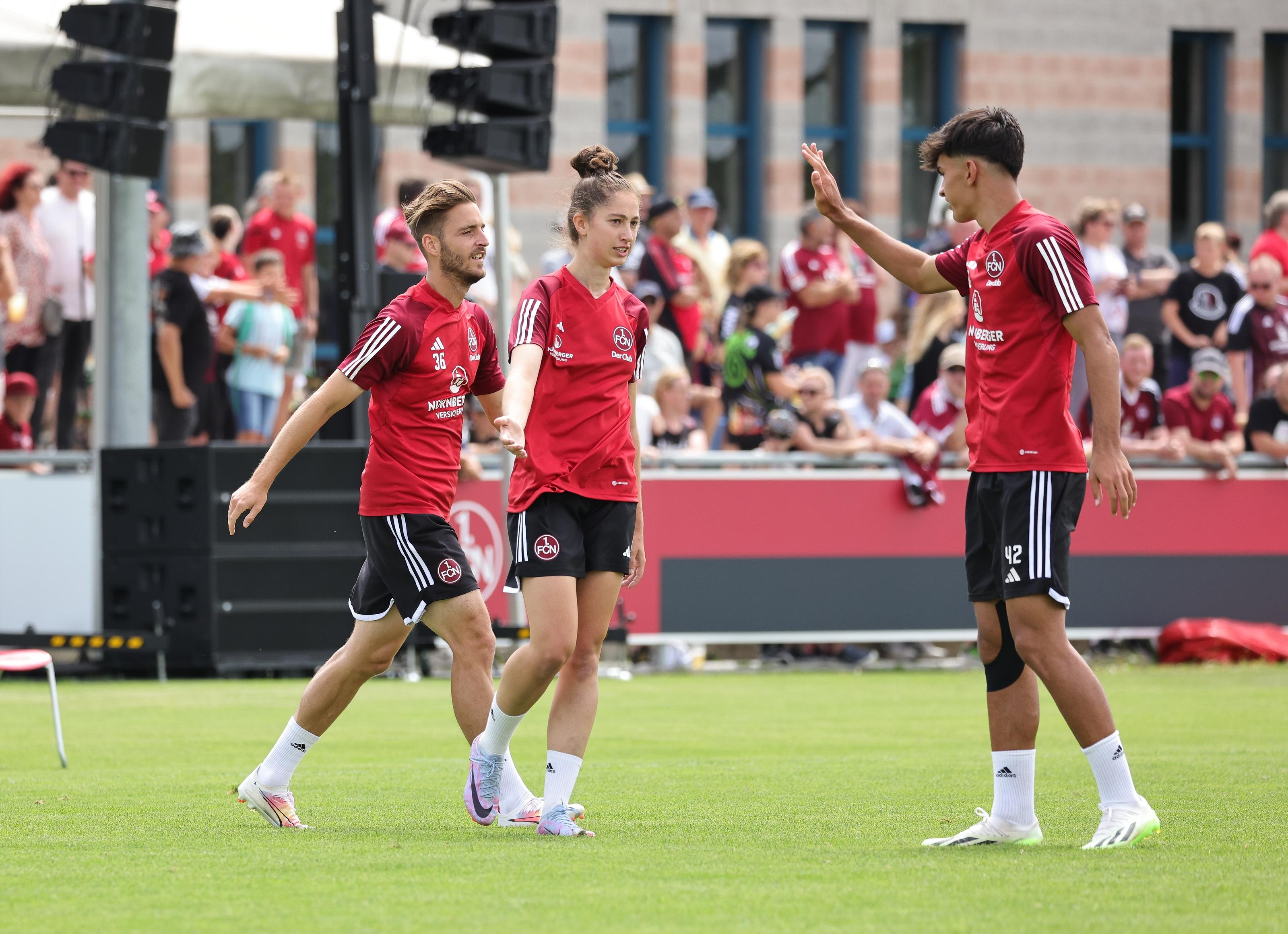 Mixed-Turnier, Autogramme und noch mehr: Der Gute-Laune-Club im ...