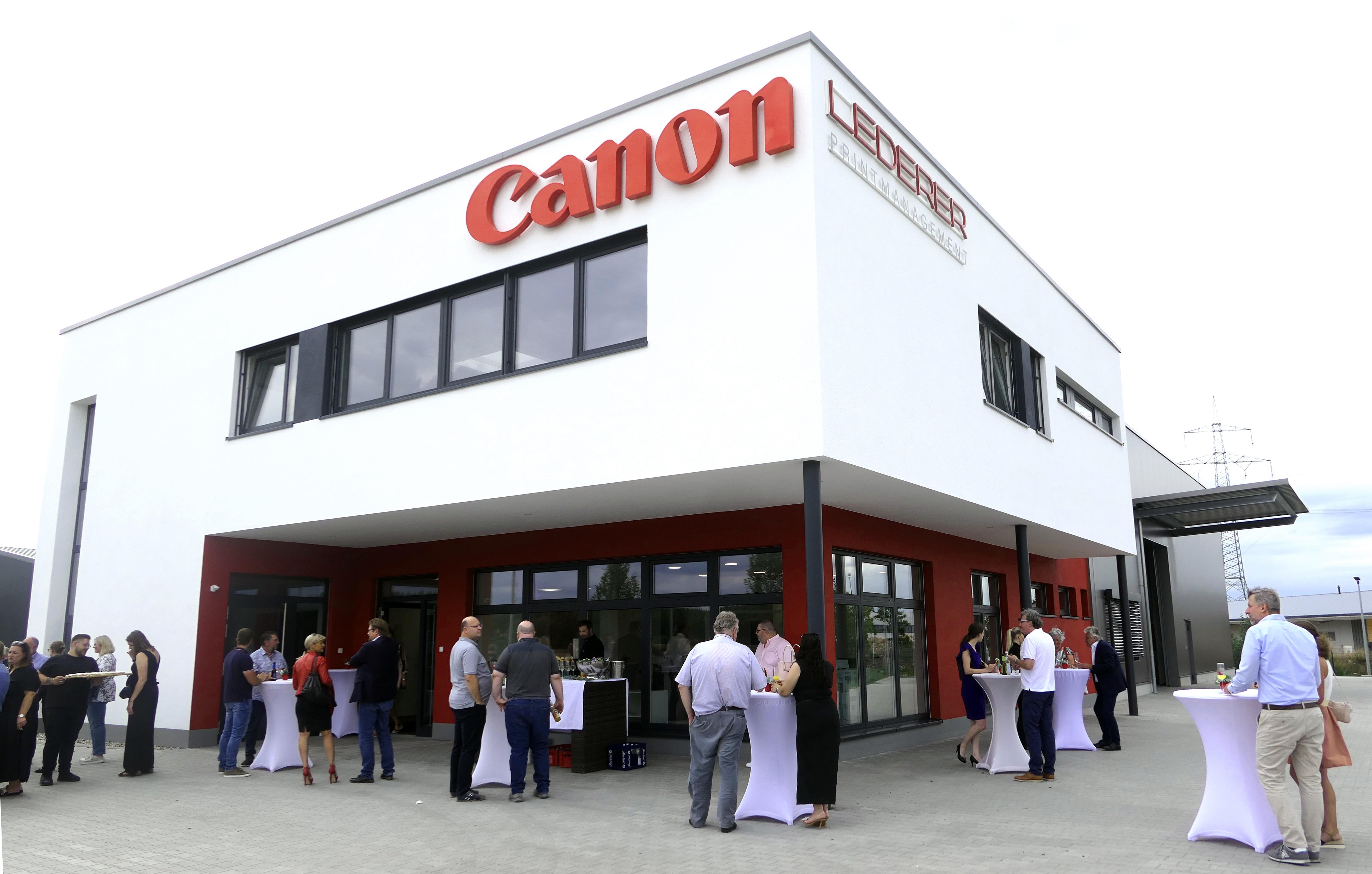 Die Firmen Canon und Lederer stellen sich in Röttenbach neu auf